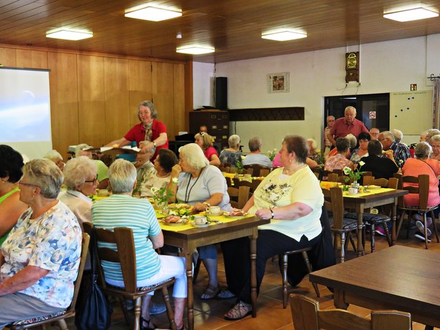 Seniorenfrühstück mit Vortrag von Prof. Dr. med. Michael Jansky: Gesund ...