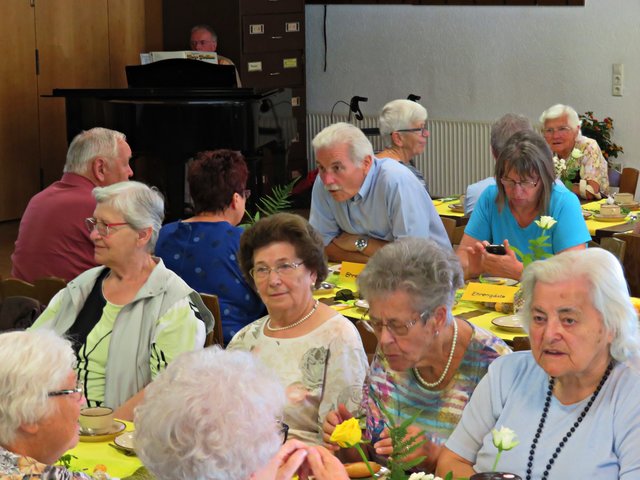 Seniorenfrühstück mit Vortrag von Prof. Dr. med. Michael Jansky: Gesund ...