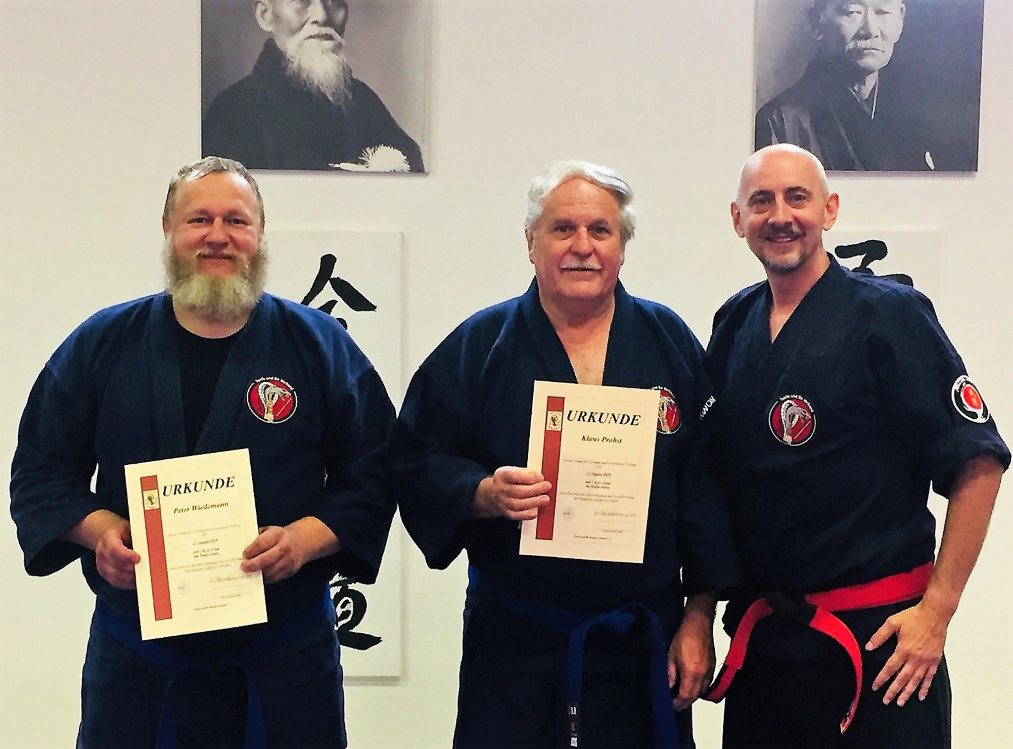 Tonfa Jutsu - Prüfung mit 70 Jahren: Tonfa Jutsu - Moderne und ...