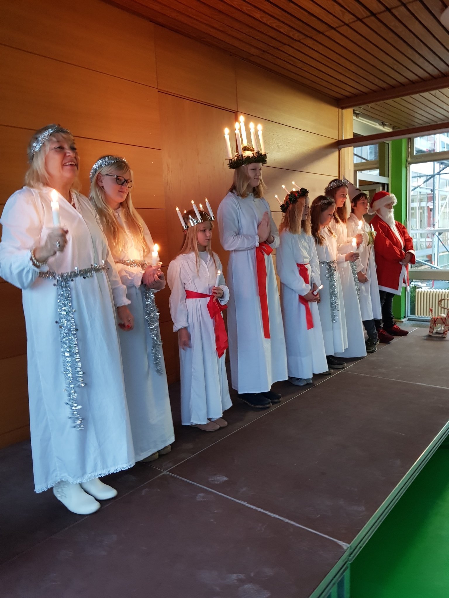 Gedenktag der heiligen Lucia in der Europäischen Schule Karlsruhe ...