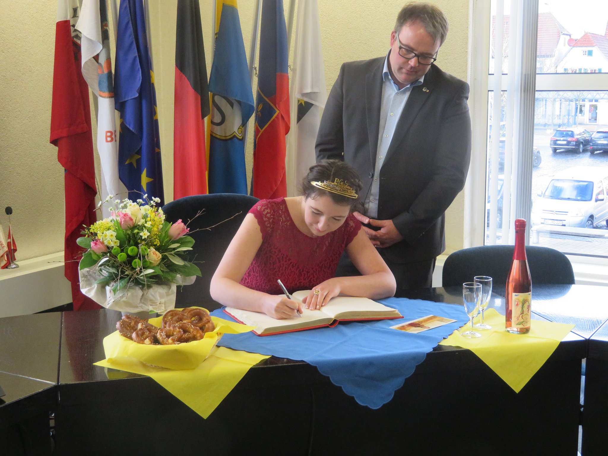 Haßloch ist stolz auf die Pfälzische Weinkönigin Anna-Maria Löffler ...