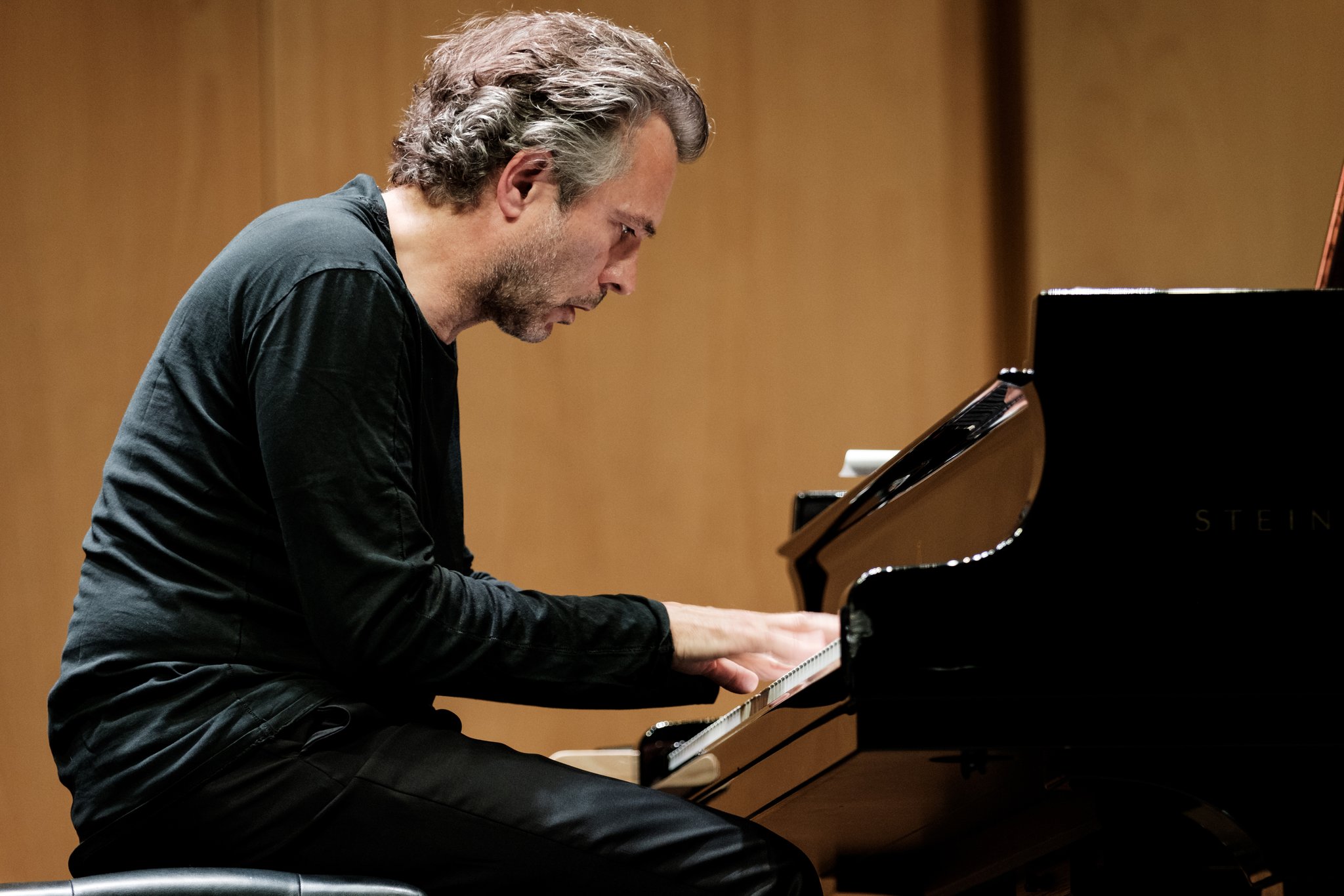 Konzert des Karlsruher Generalmusikdirektors: Justin Brown am Klavier ...