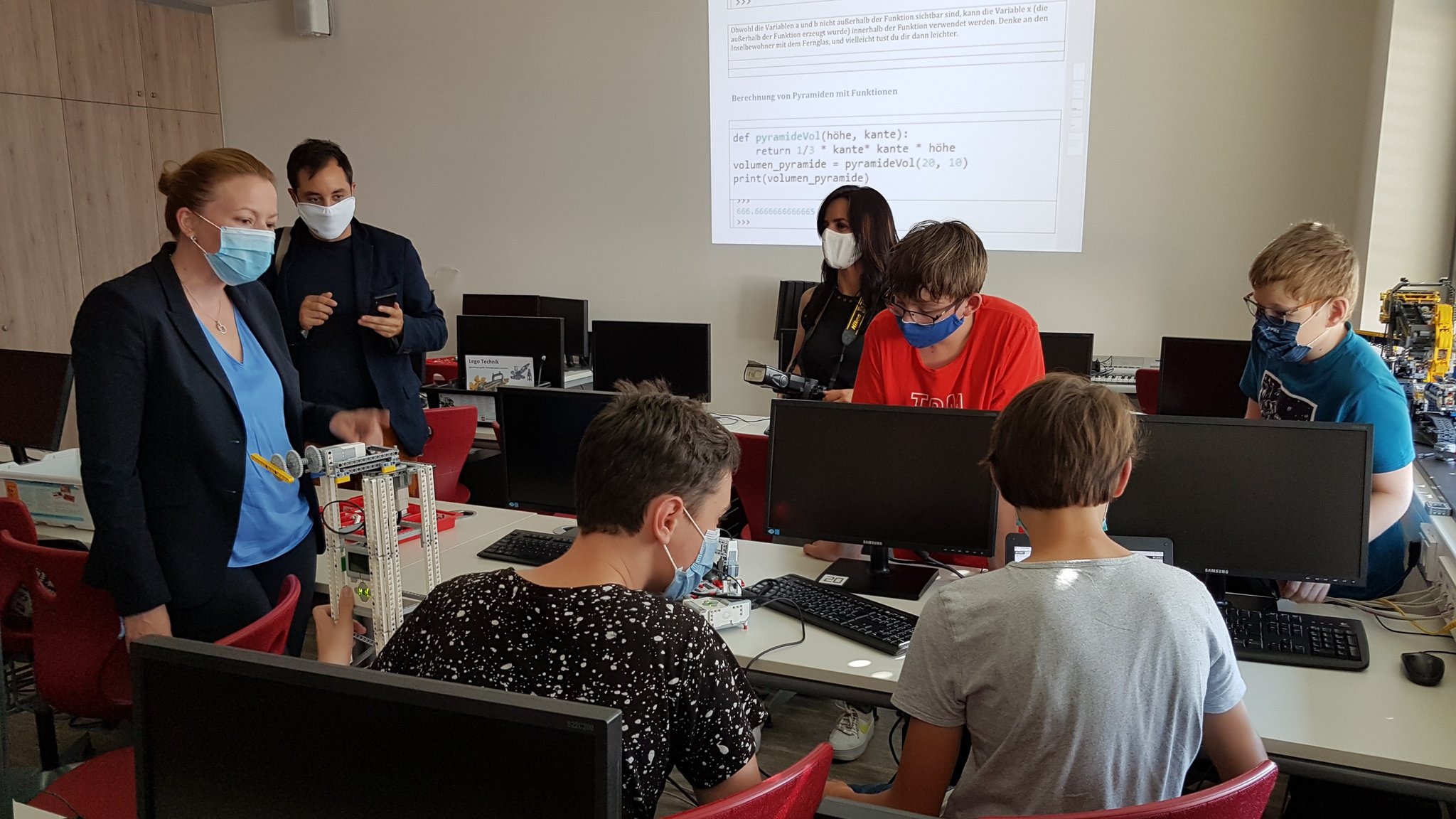 Medienkompetenz sei ein hohes Gut: Bildungsministerin besuchte Gemeinschaftsschule Freisen ...