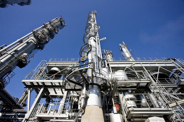 Flamme über Ludwigshafen: Fackeltätigkeit auf BASF-Gelände - Ludwigshafen