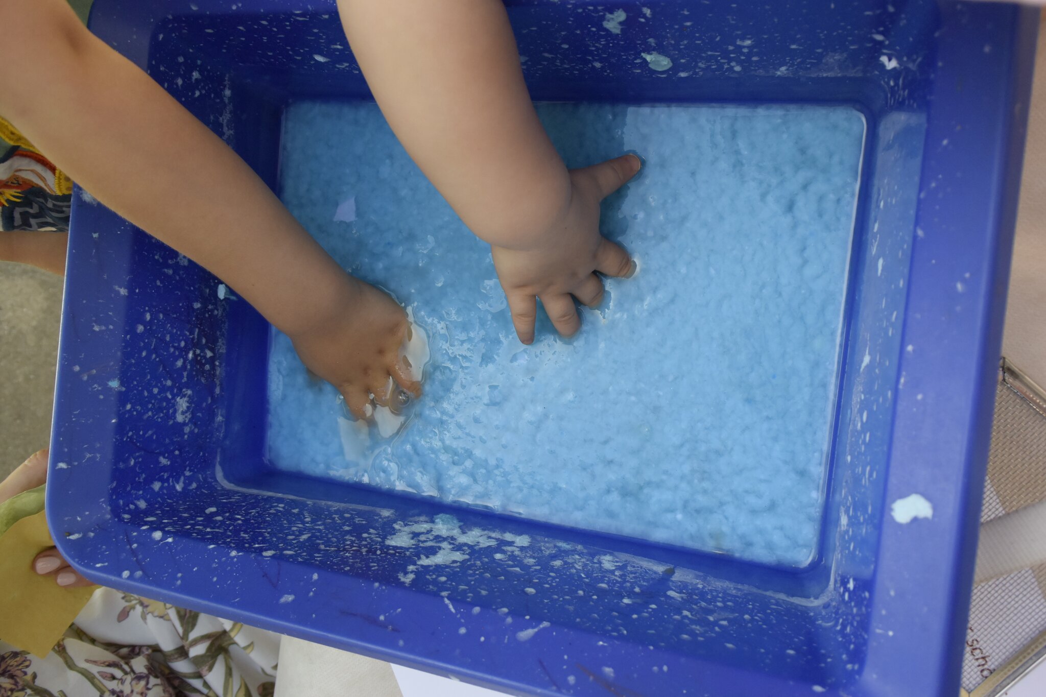 Forschertag der Uni-Kita 2021: Experimentieren zum Thema „Papier ...