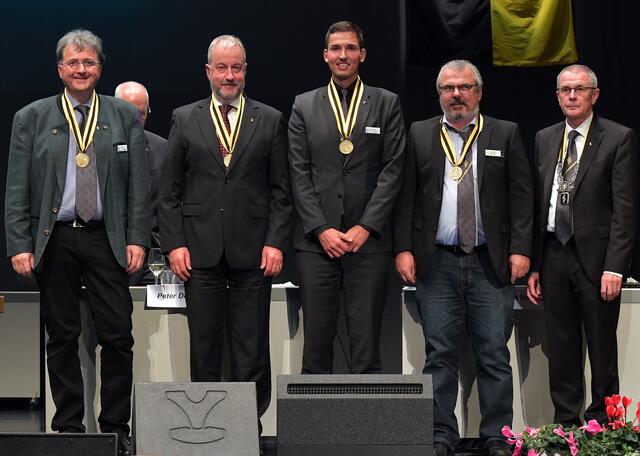 Weinbruderschaft der Pfalz: Blick über den Tellerrand - Neustadt/Weinstraße