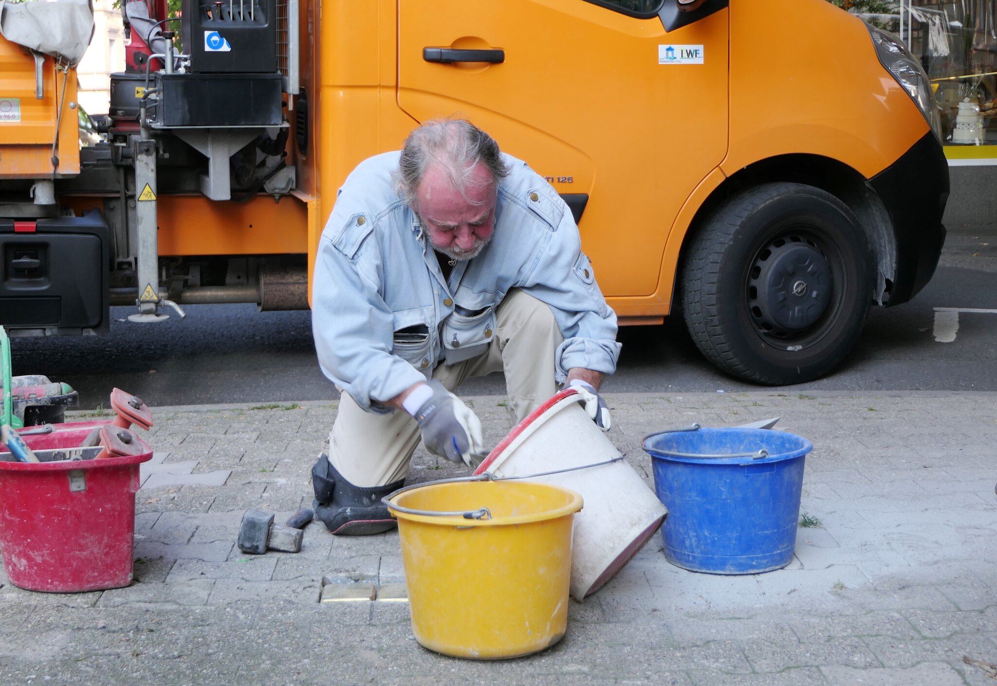 Bald liegen in Frankenthal 103 Stolpersteine: Stolpersteine werden ...