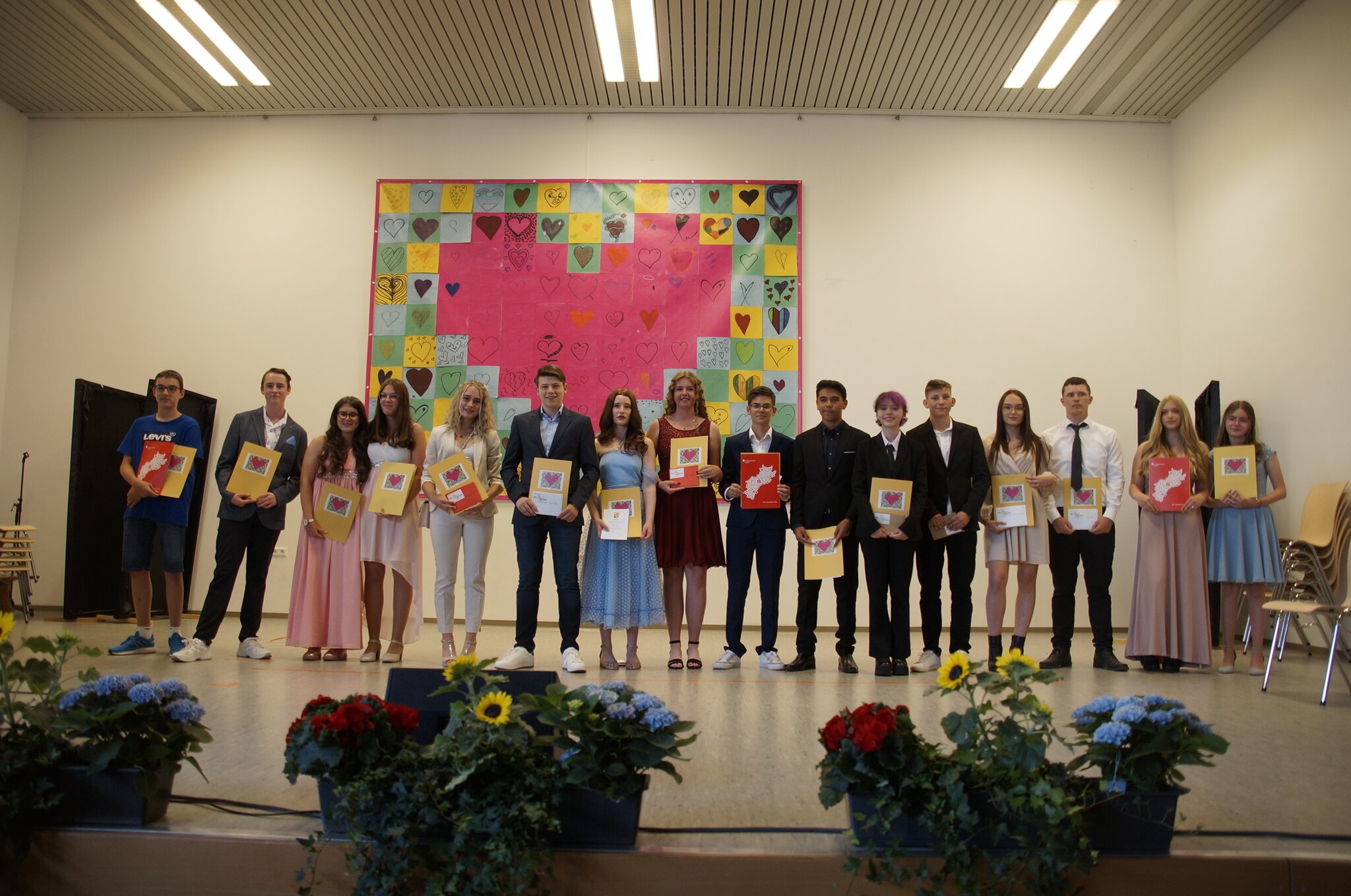 Entlassfeier an der Realschule plus Altenglan: Rucksäcke sind gepackt ...