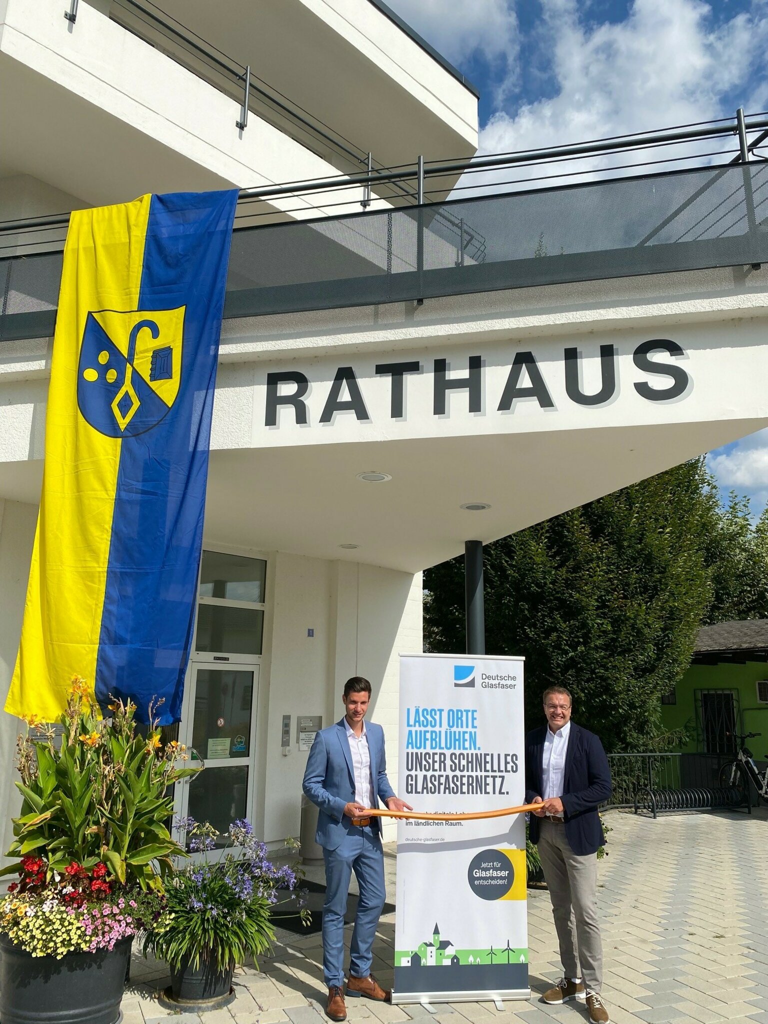 Schnelles Netz für Neuhofen: Marohn unterschreibt Vertrag mit der ...