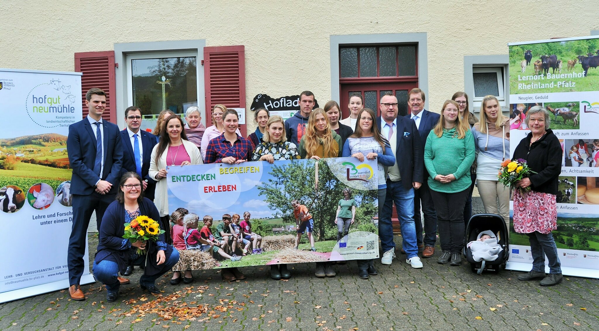 Zertifikatsübergabe im Hofgut Neumühle: 14 frischgebackene ...