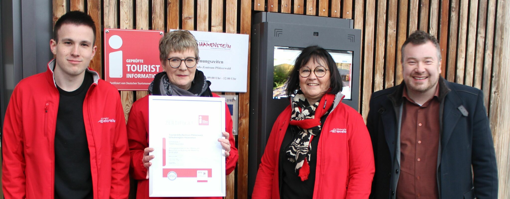 Tourist-Info-Zentrum erneut zertifiziert: „DTV i-Marke“ - Hauenstein