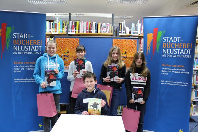 Lesewettbewerb in der Stadtbücherei Neustadt: Sieg für Johann Gallas ...
