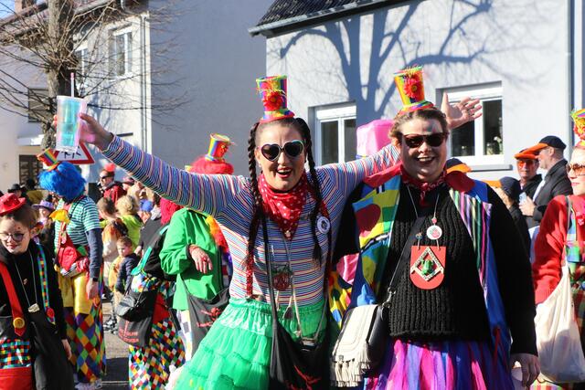 Fotos und Eindrücke vom Faschingsdienstag: Fastnachtsumzug in Jockgrim ...