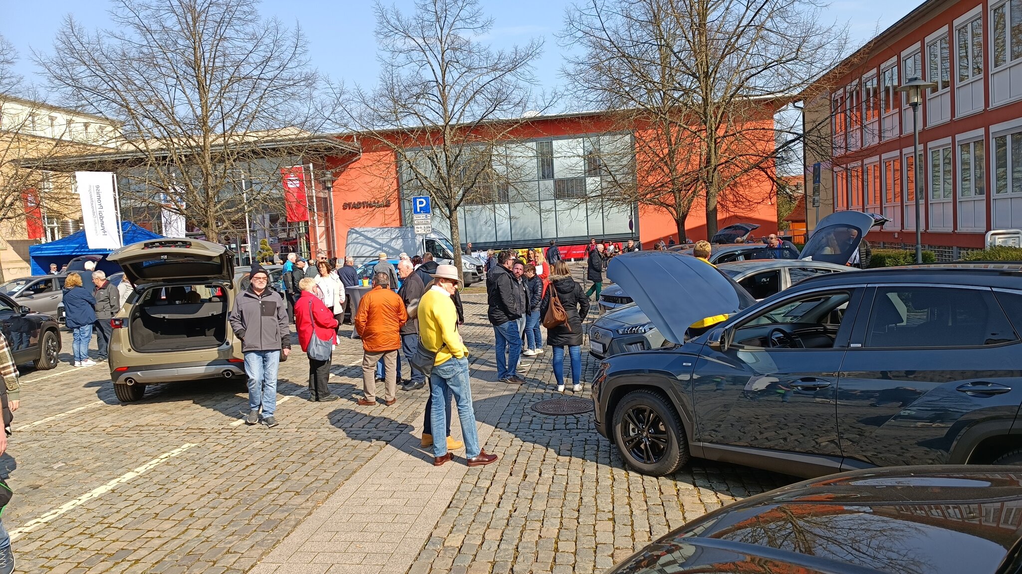 Kandel Mobil - mit verkaufsoffenem Sonntag: Automesse, Oldtimer und Shoppingvergnügen - Kandel
