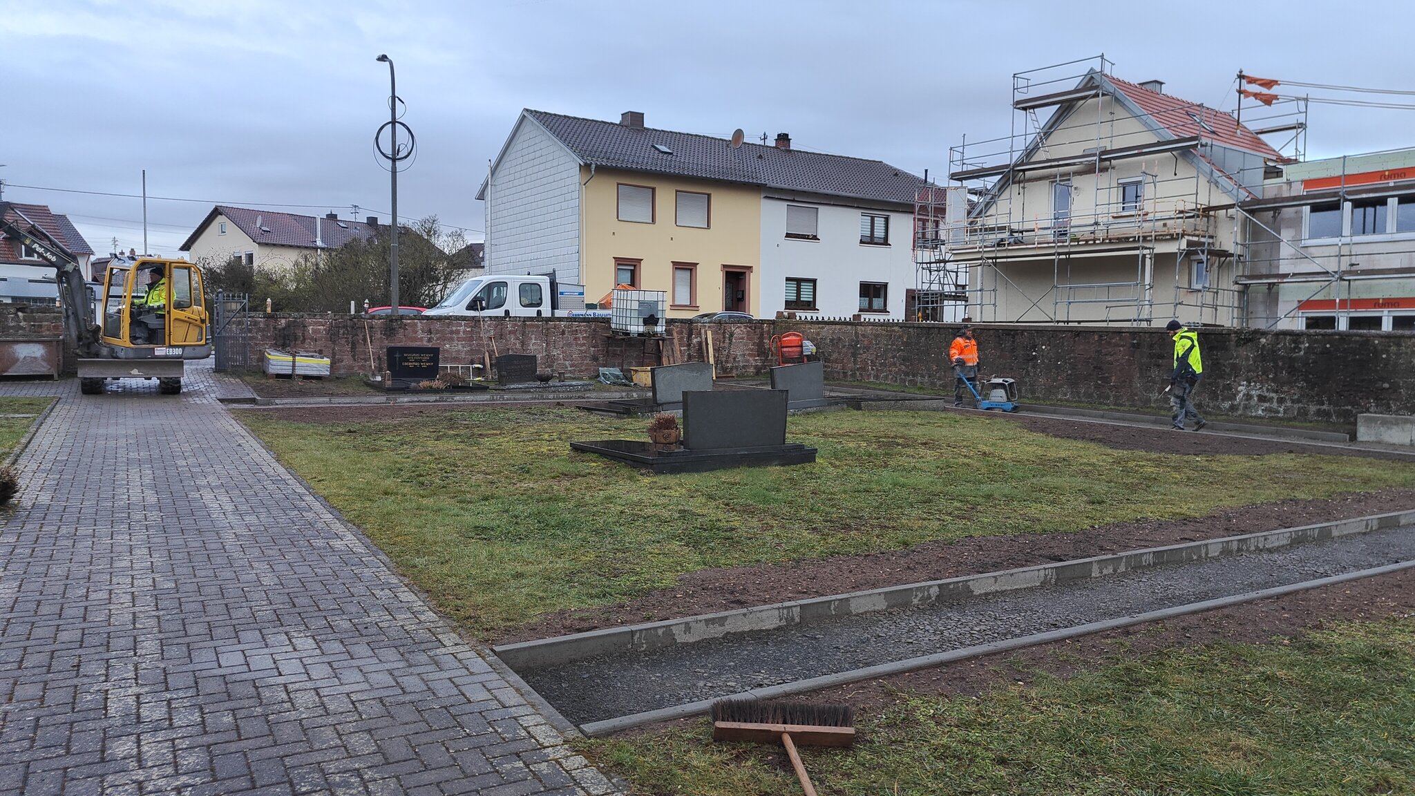 Ausbau auf den Friedhöfen: Neue Urnenwände und -gräber - Ramstein ...
