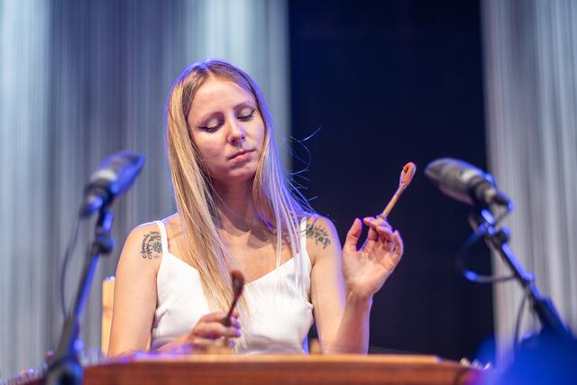 Valentina Batura: Rock, Jazz und Klassik auf Zymbal - Mannheim