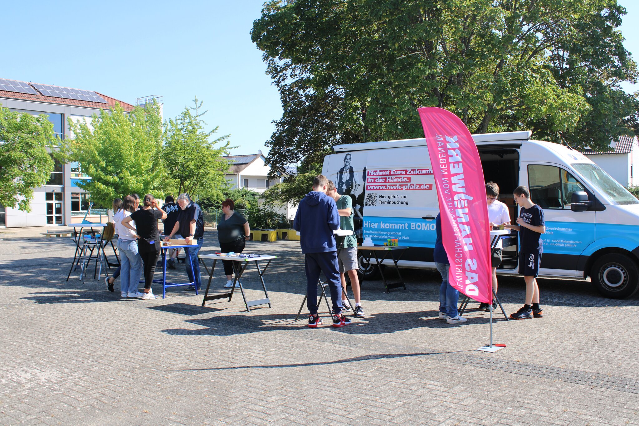 Voll was los an der Realschule plus Lingenfeld!: Ein Kleinbus ...