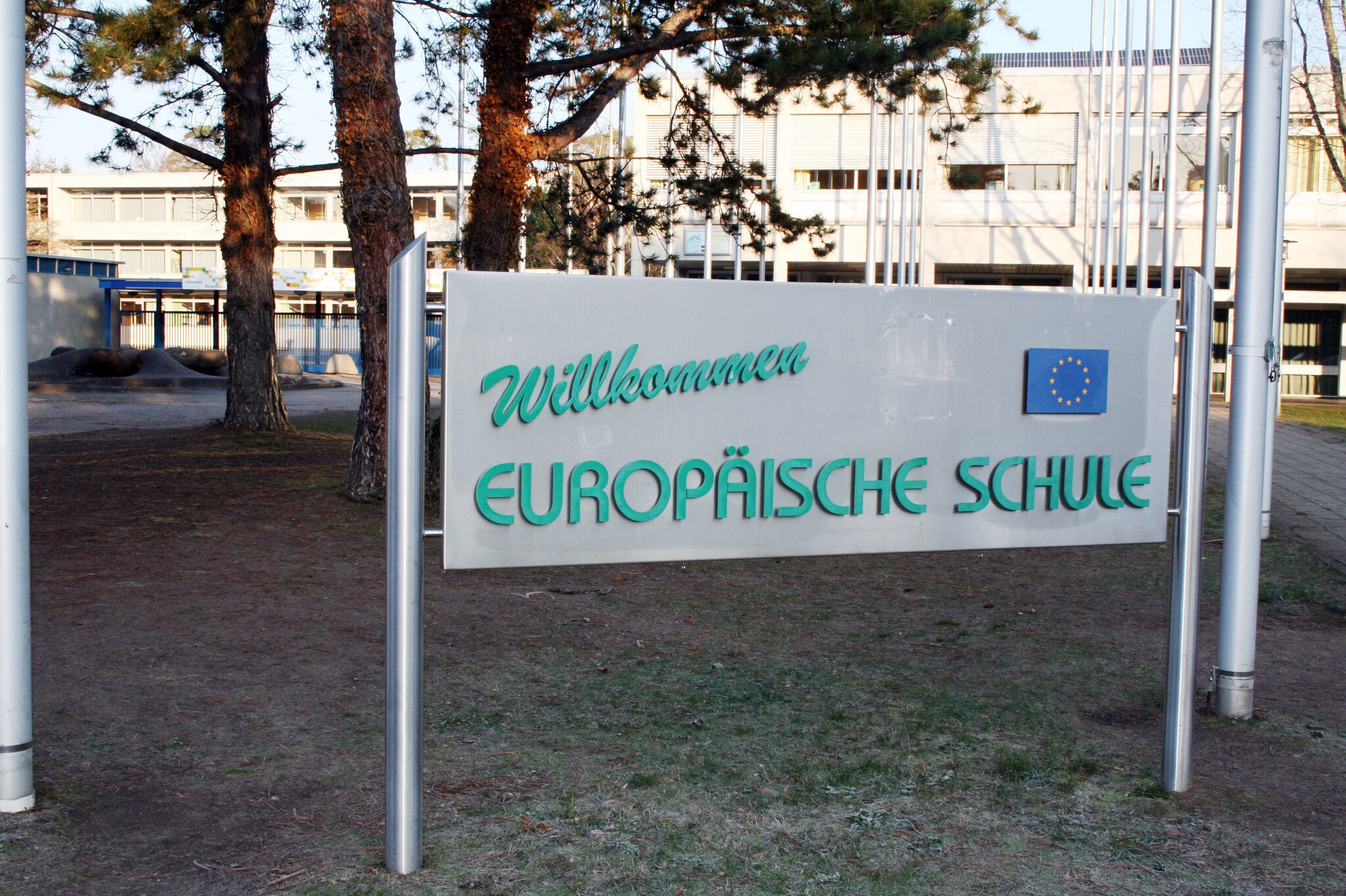 Europäische Schule Karlsruhe: Abiturienten 2023 kommen aus 22 ...