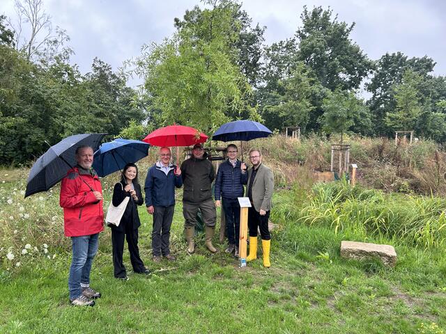 Neue Baumschilder sind angebracht: Neues vom Klima-Arboretum der VG ...