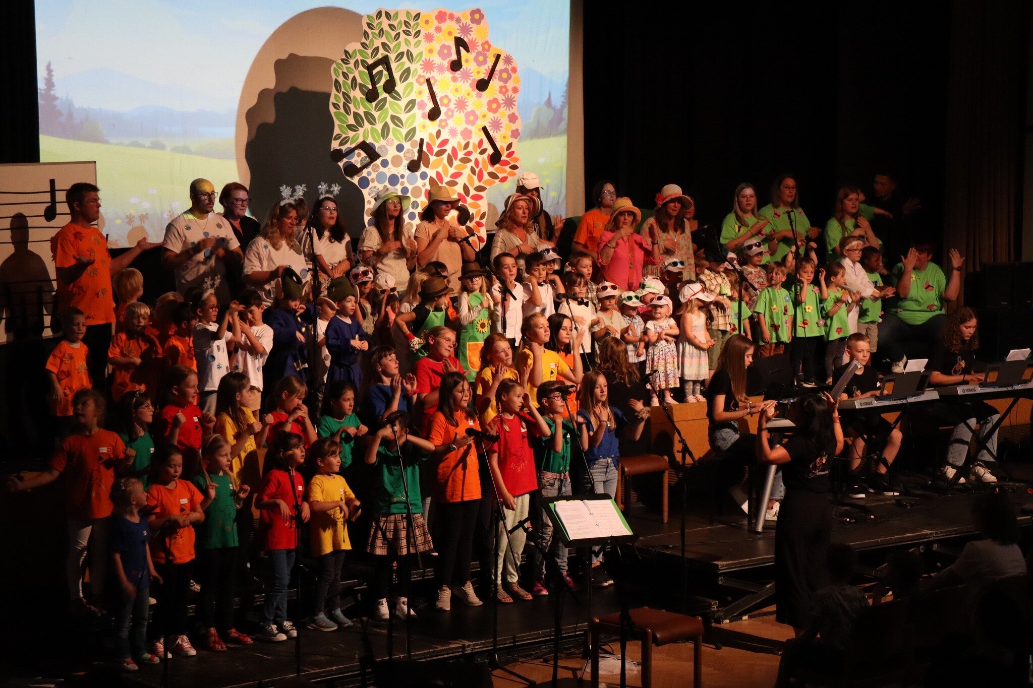 Kinder unterhielten Publikum: Musical „Der Notenbaum“ aufgeführt ...