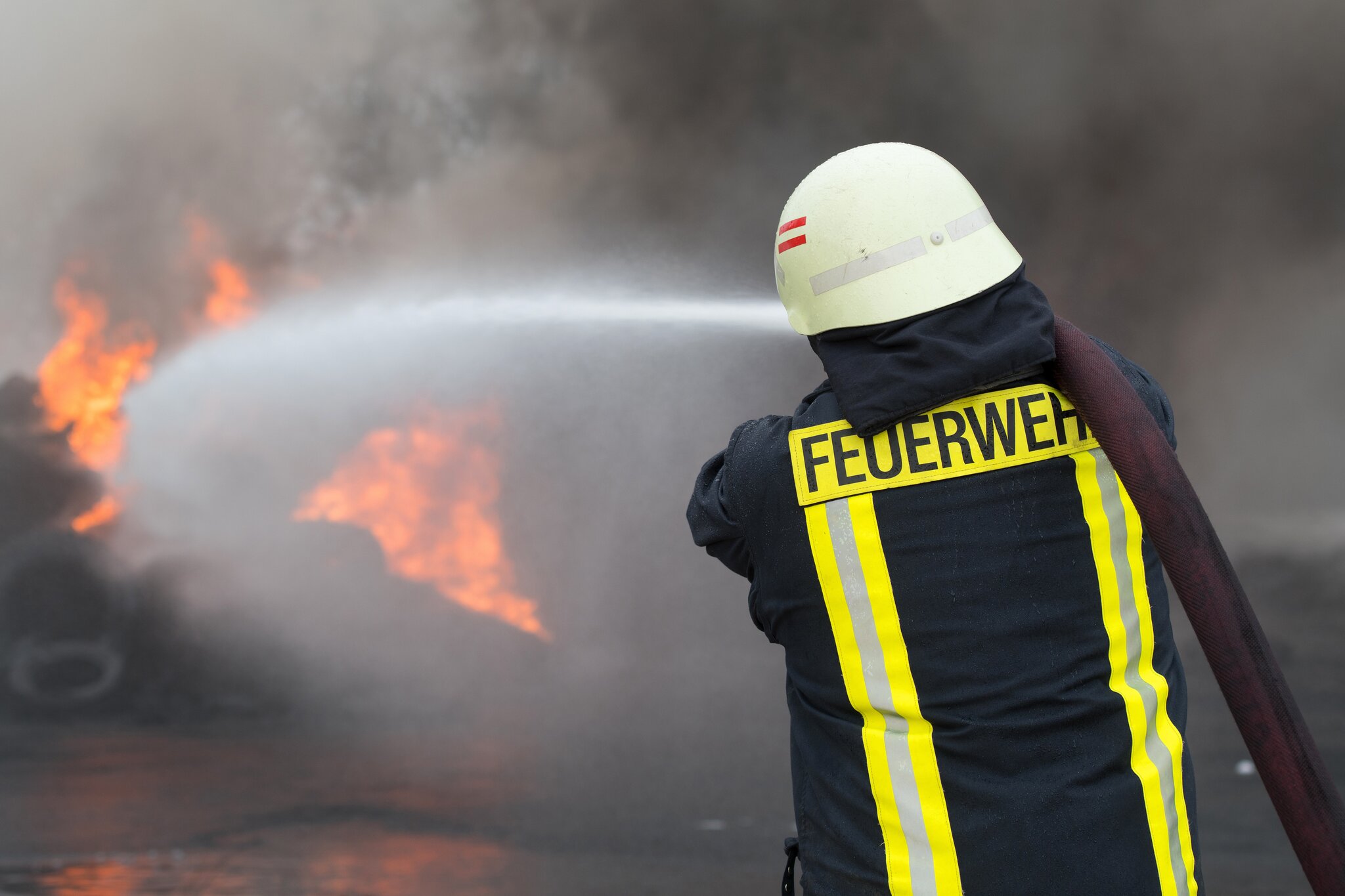 Pkw-Brand aufgrund defekter Batterie bei Wattenheim - Bad Dürkheim