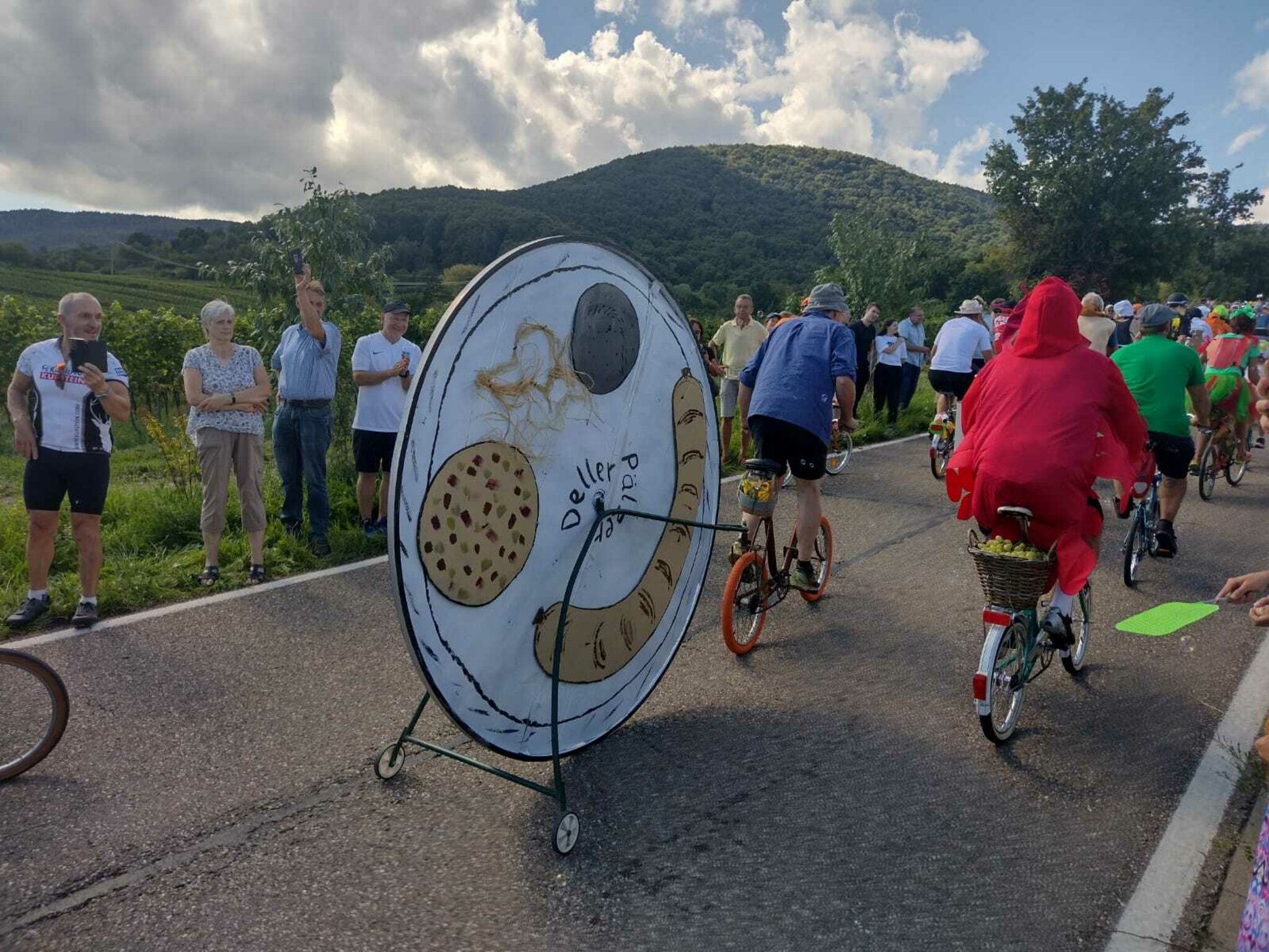 Kalmit-Klapprad-Cup 2023 mit 900 Feinschmeckern (mit Bildergalerie ...