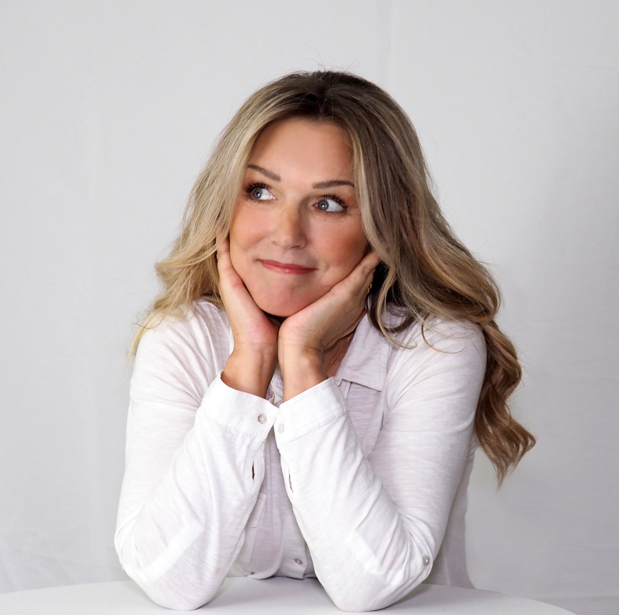 Kabarettistin Anne Vogd stellt ihr neues Buch vor: Boomer-Mutter trifft ...