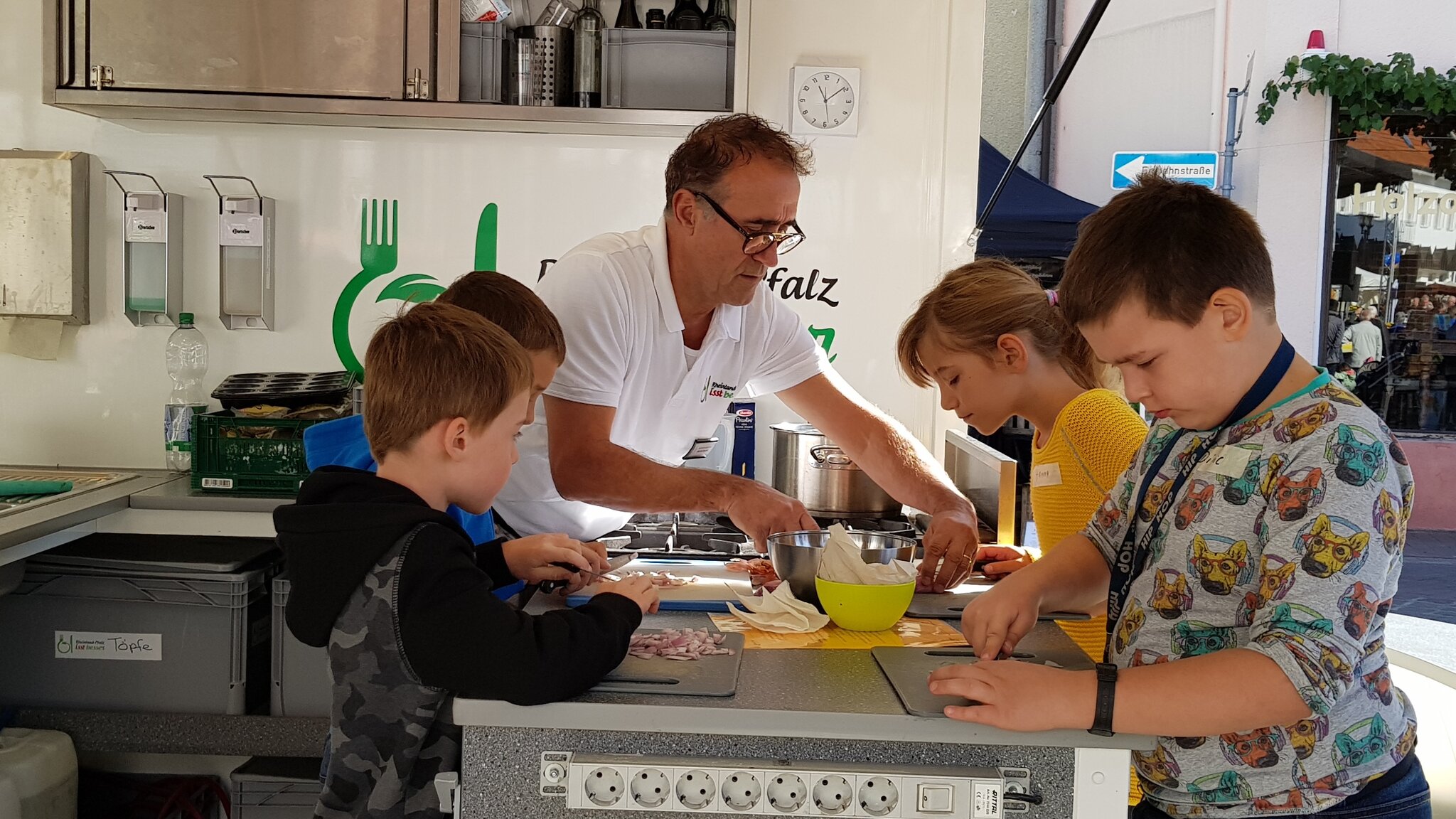 Kochbus des Ministeriums kommt nach Schifferstadt - Schifferstadt