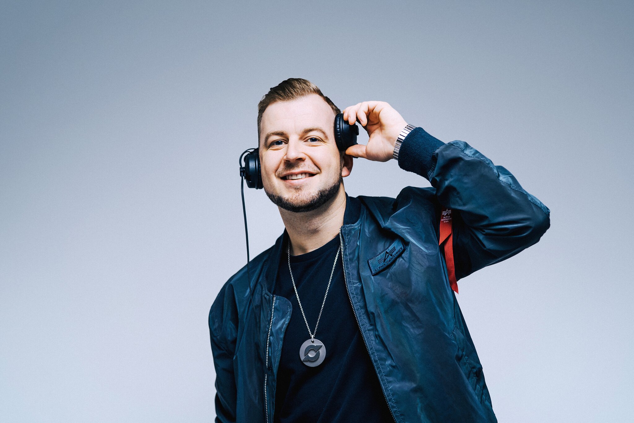 Top-DJ Olde und Laser-Show bei Premiere der bigFM Party in Eberthalle ...