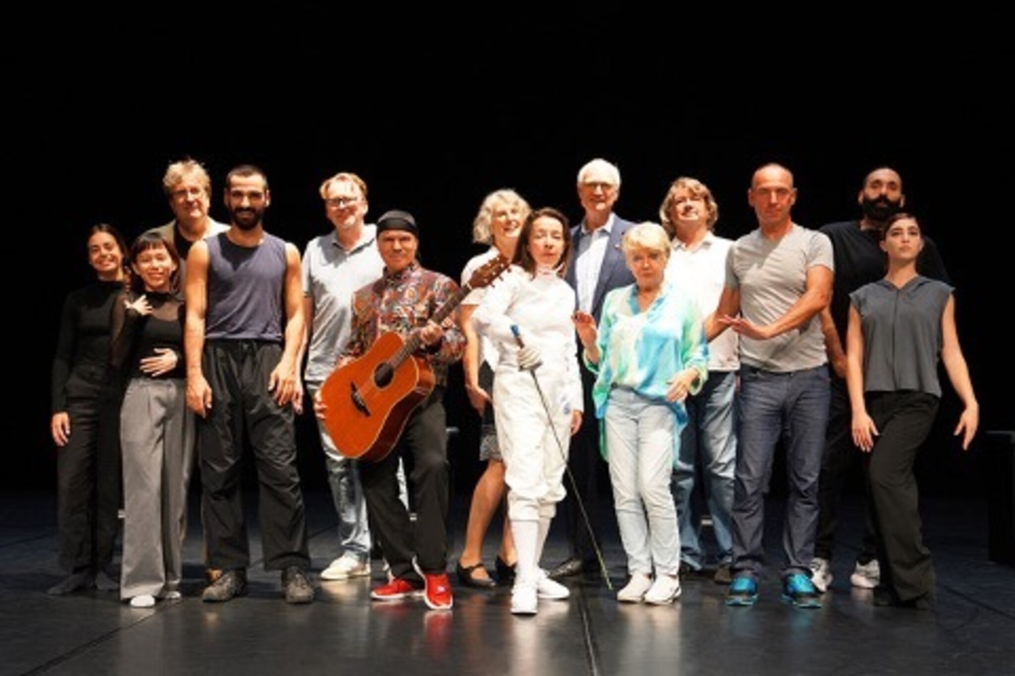 zum 35. Jubiläum UnterwegsTheater: Große Bühnenperformance mit Musik ...