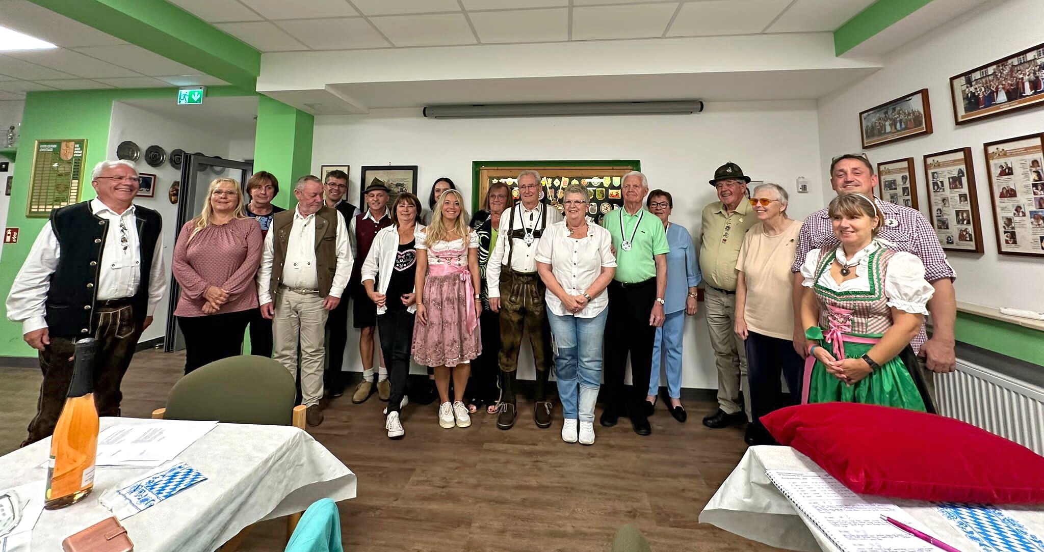 Oktoberfest bei den "Bruchkatzen": Bayrischer Abend mit Ehrungen ...