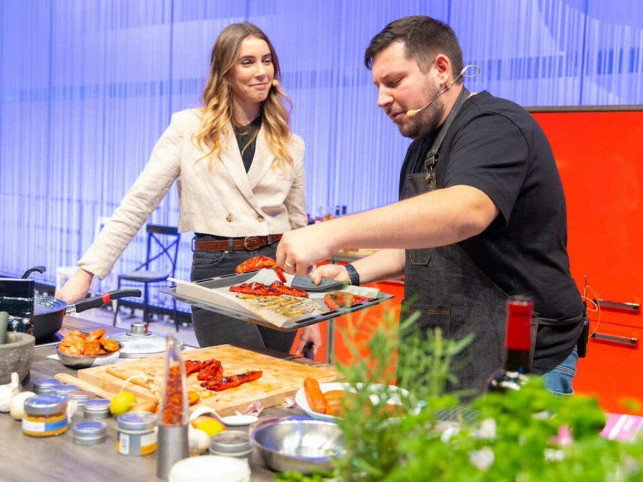 offerta präsentiert große Vielfalt: Angebote, Shows, Kochen, tanzen ...