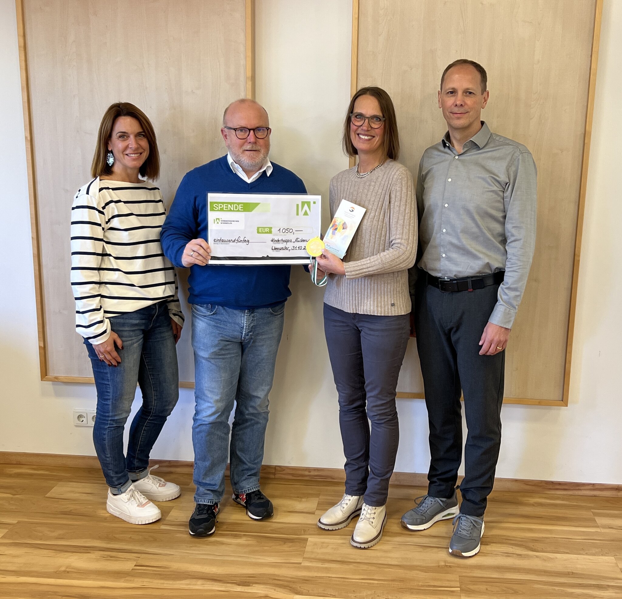 1.050 Euro für Kinder- und Jugendhospizdienst: Spendenübergabe der ...
