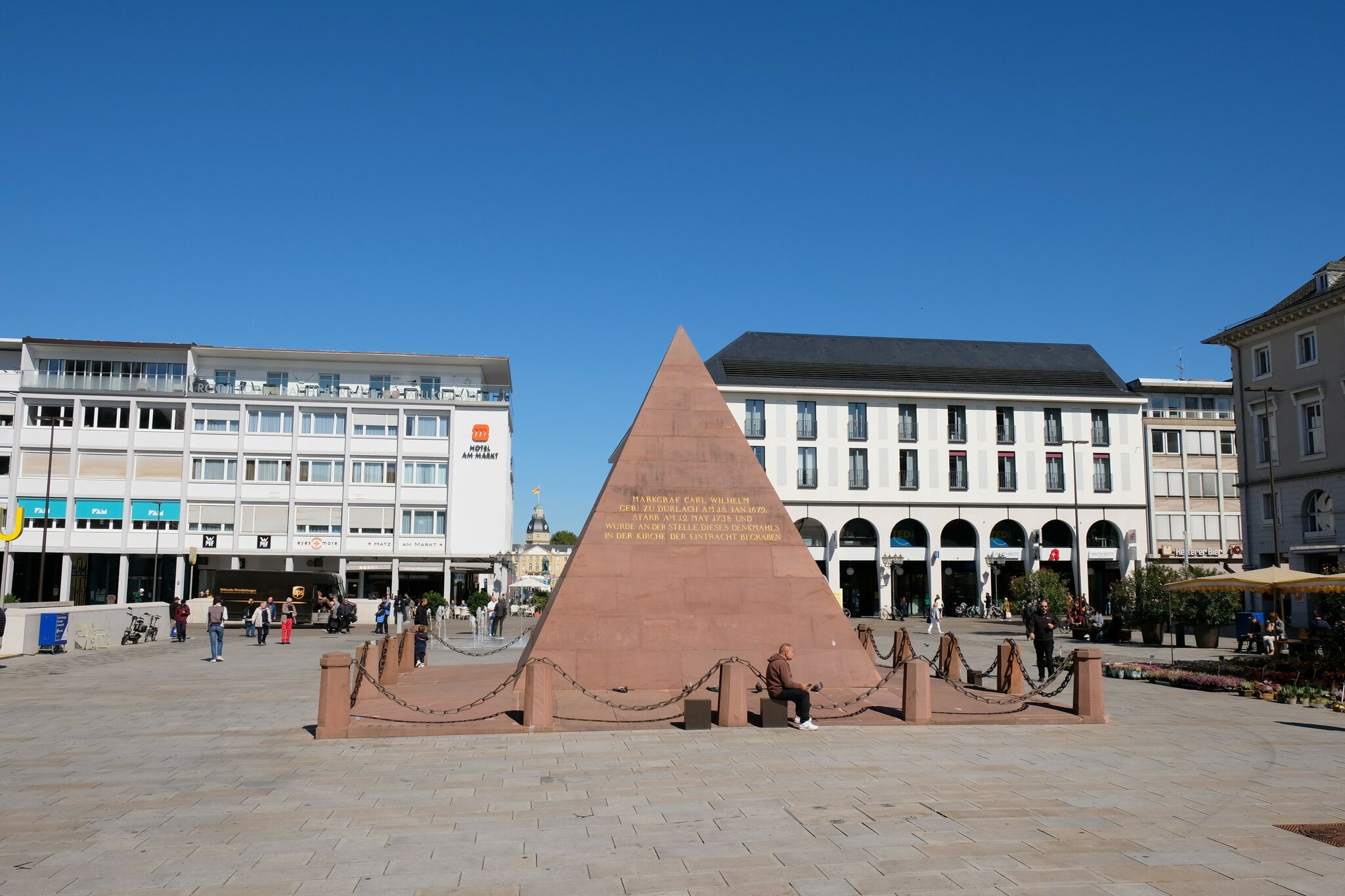 Karlsruhes Sehenswürdigkeiten: Pyramide nur ein Wahrzeichen