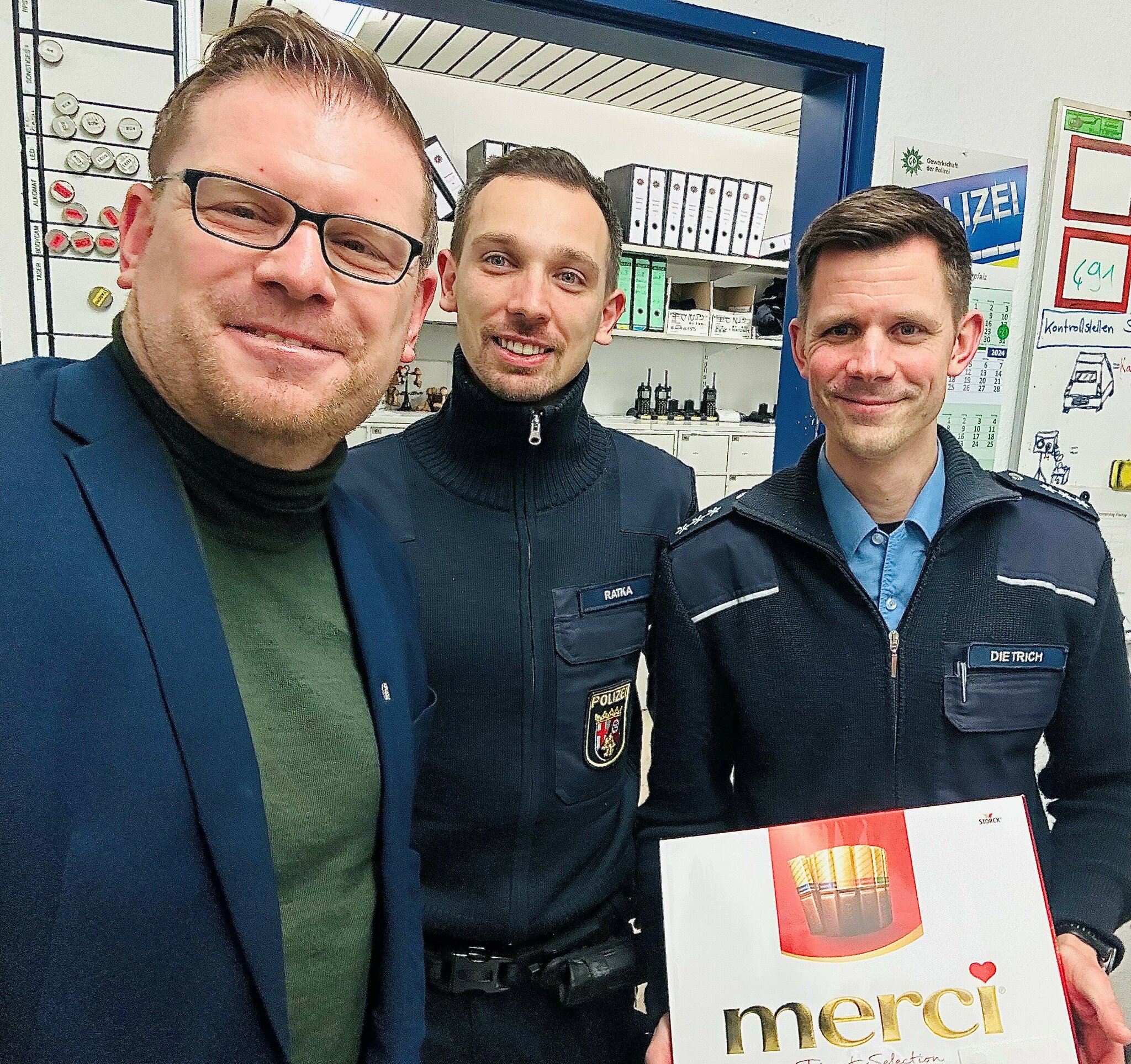 Abgeordneter besucht Polizei: Dank an Einsatzkräfte - Ludwigshafen