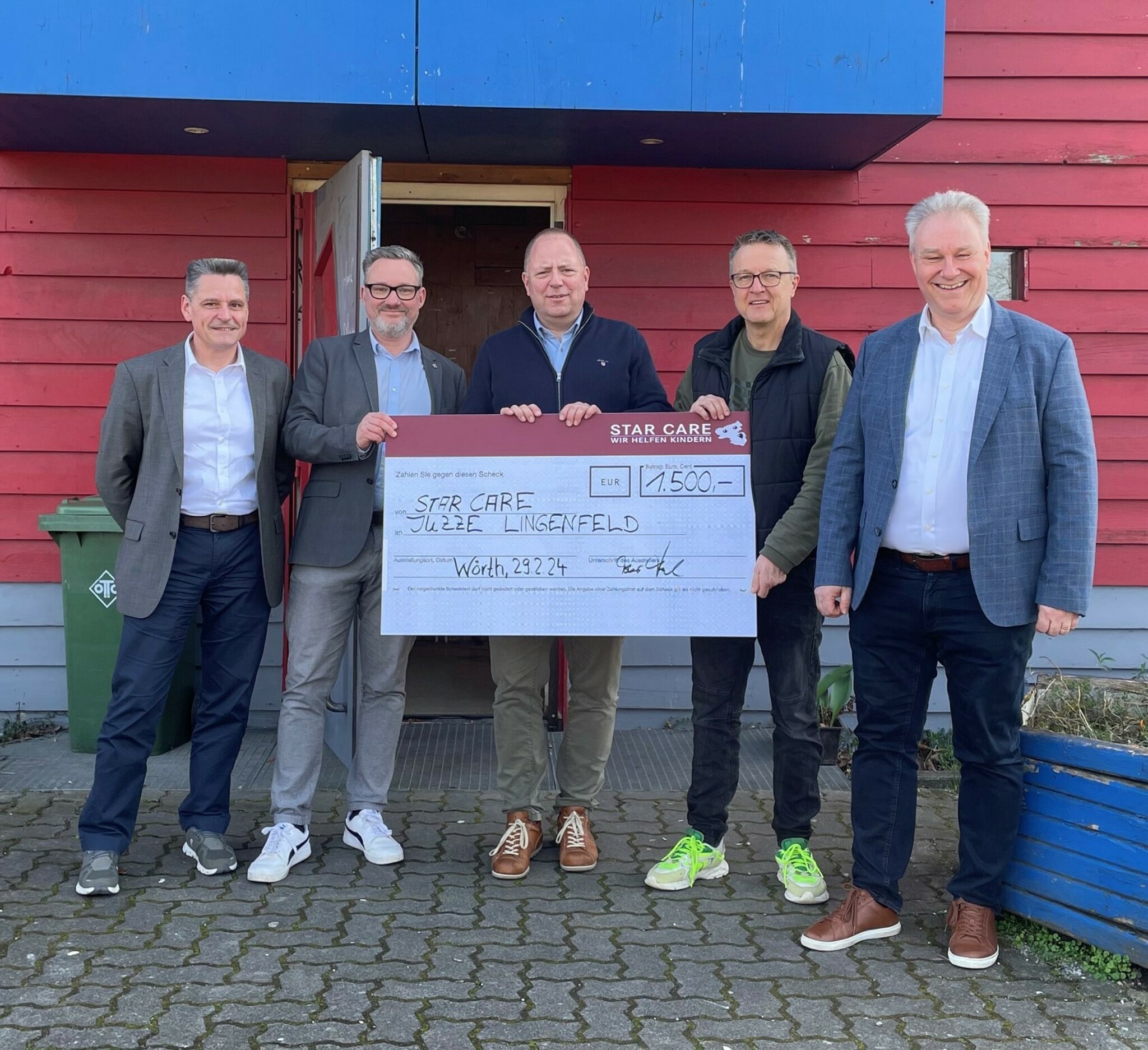 Jugendzentrum Lingenfeld: Star Care spendet an das Jugendzentrum ...