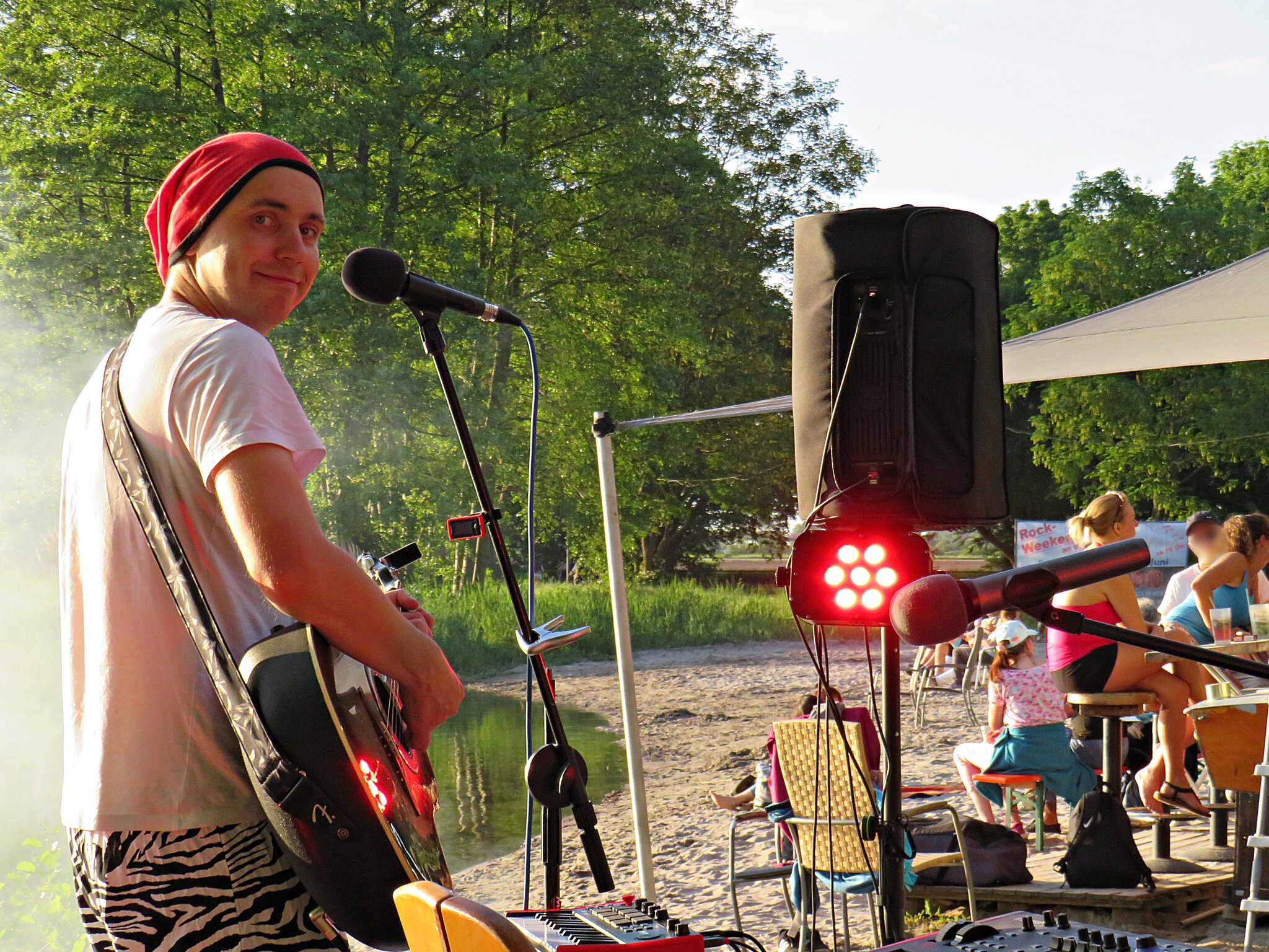 BriMel unterwegs: Julian Thome Open Air an der Strandbar - Böhl-Iggelheim