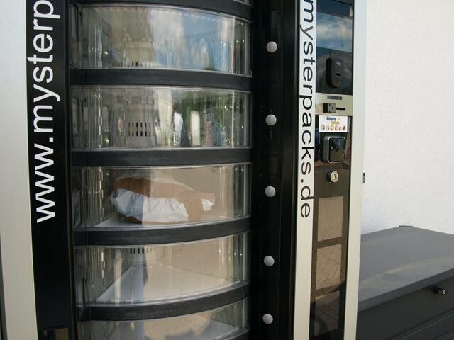 Unzustellbare Pakete für nen Zehner: Was es mit den Mysterypacks-Automaten auf sich hat - Landstuhl