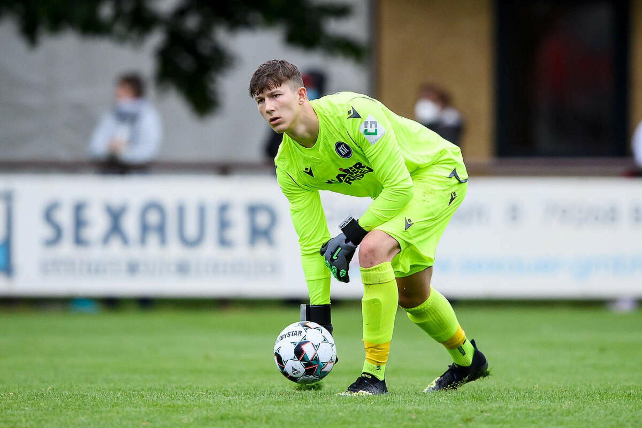 Jung-Keeper bleibt bis 2029 erhalten: Max Weiß verlängert vorzeitig ...