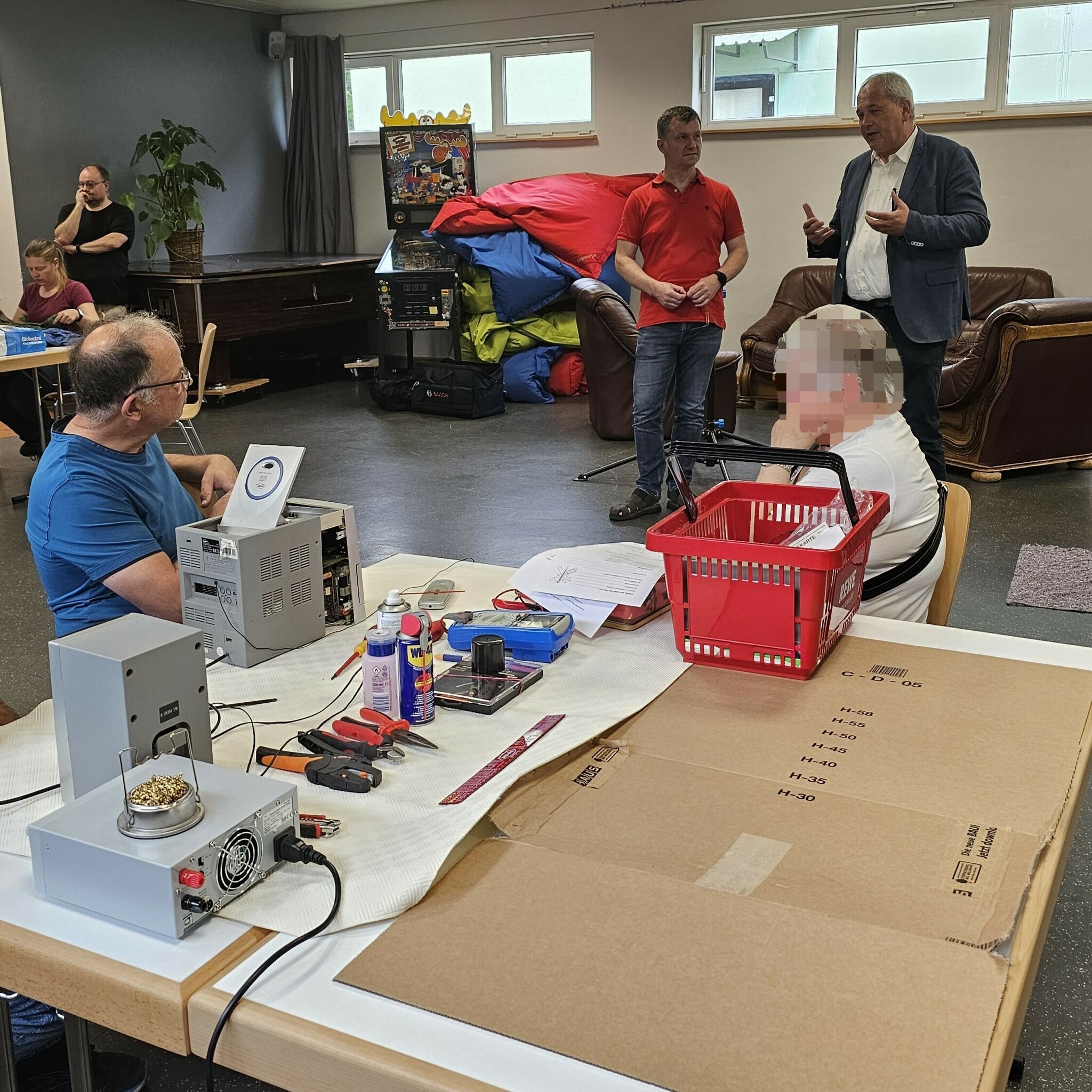 Wegwerfen? Denkste!: Erfolgreicher Auftakt des Repair Cafés in Waghäusel - Waghäusel