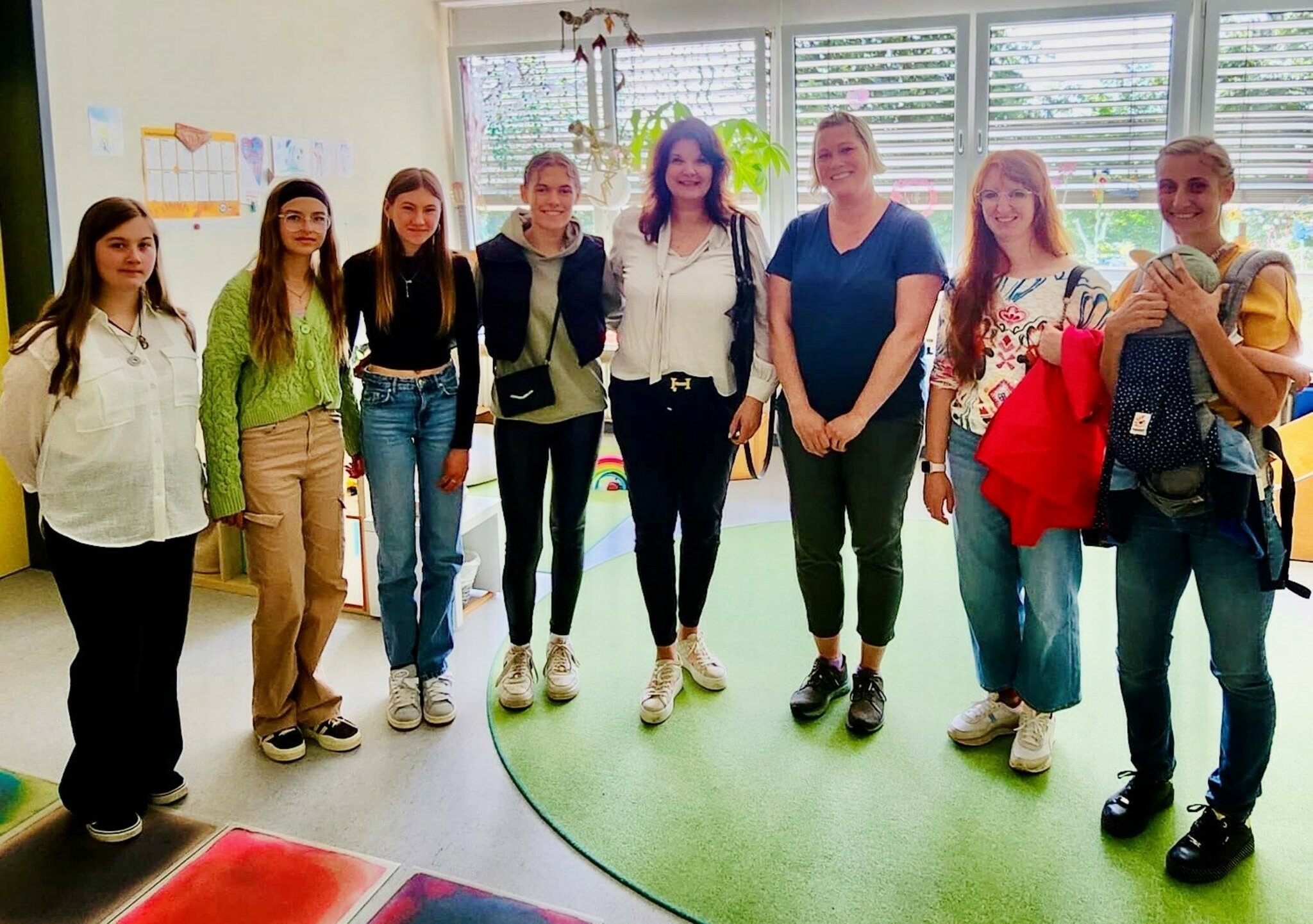 VG Kibo / Girls'Day 2024: Bürgermeisterin Wienpahl gibt Schülerinnen ...