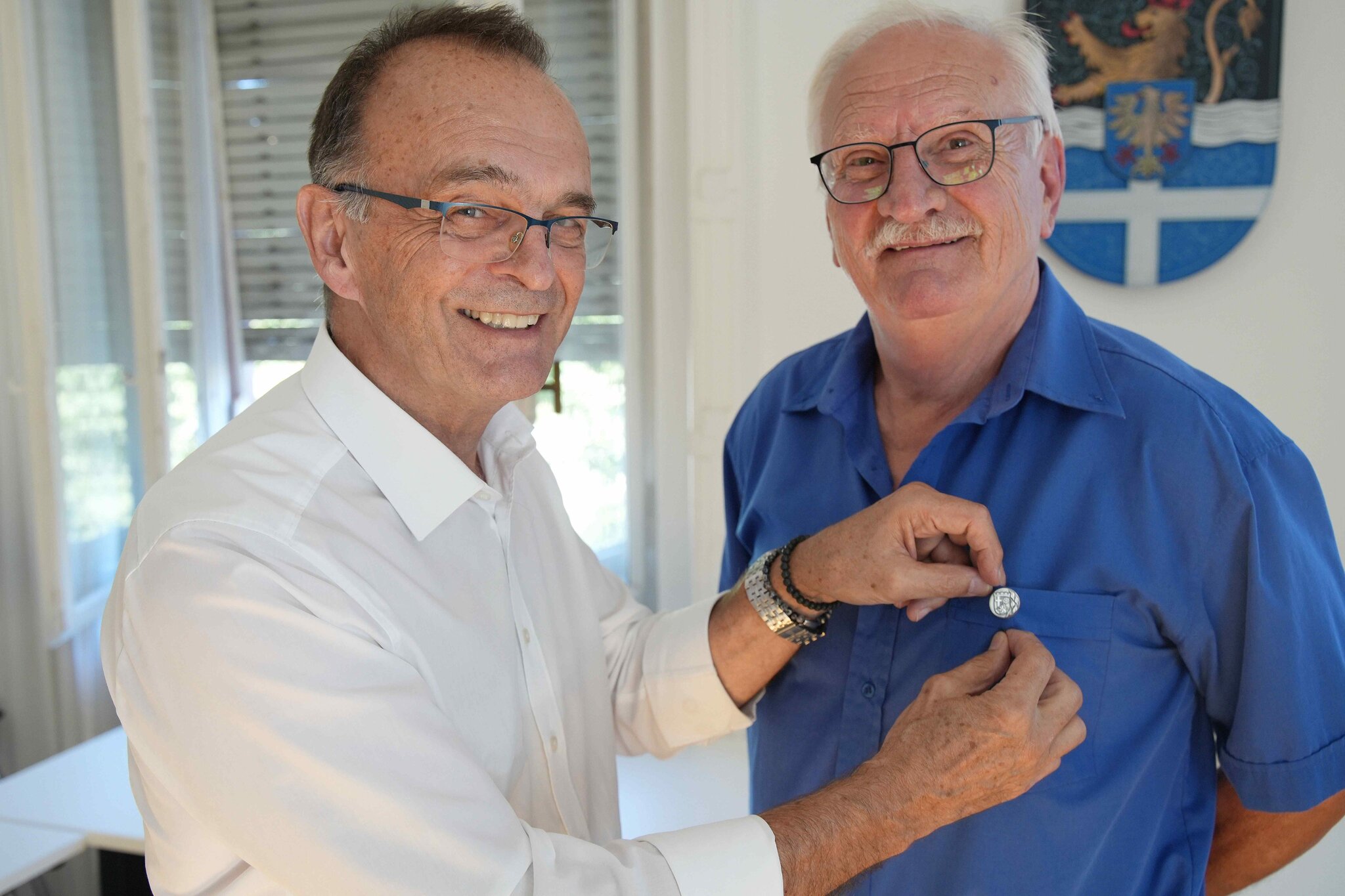 Für jahrzehntelanges Engagement Ehrennadel des Landes für Ludwig ...