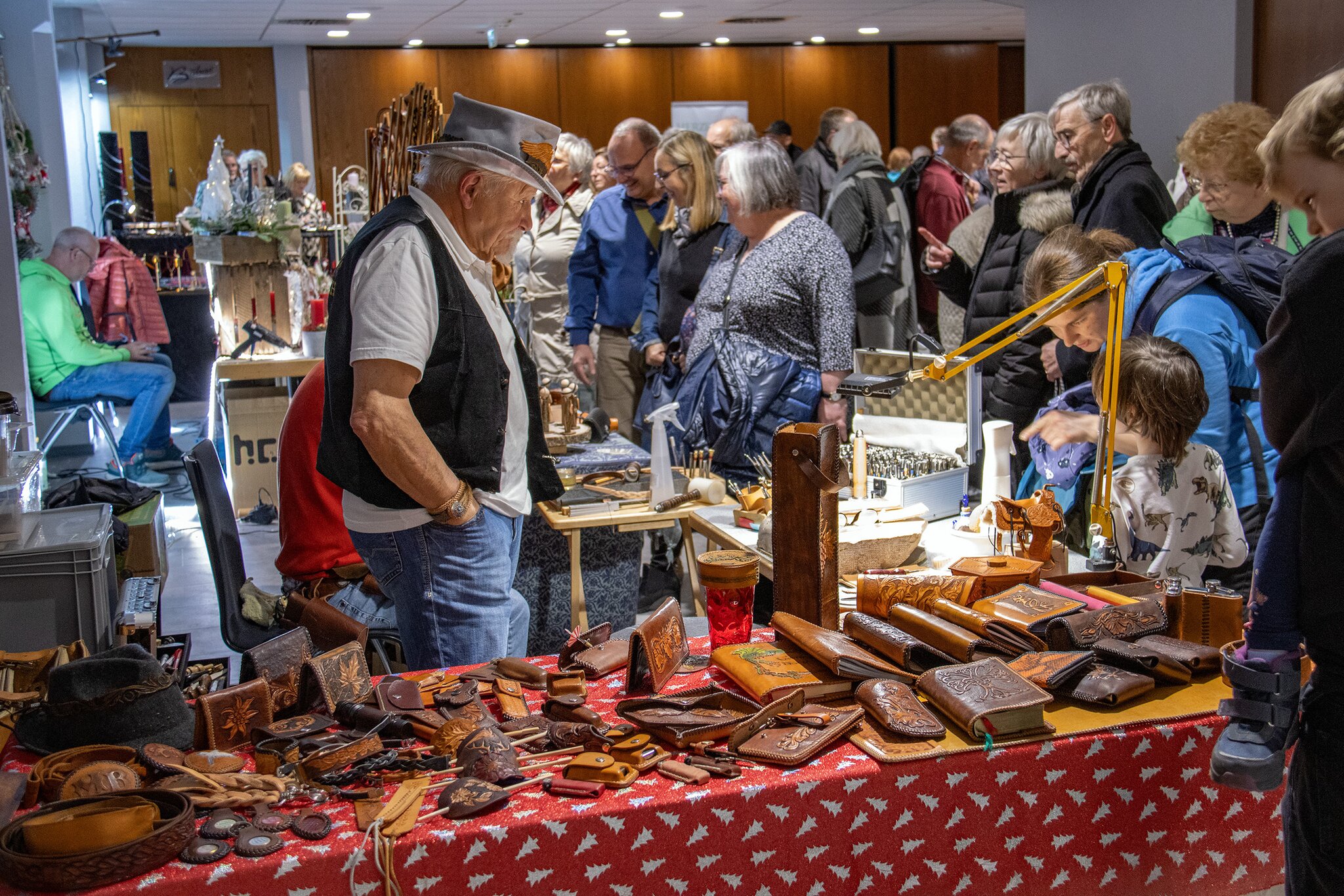 Über 70 Aussteller im Congress Center: Vorweihnachtliche ...