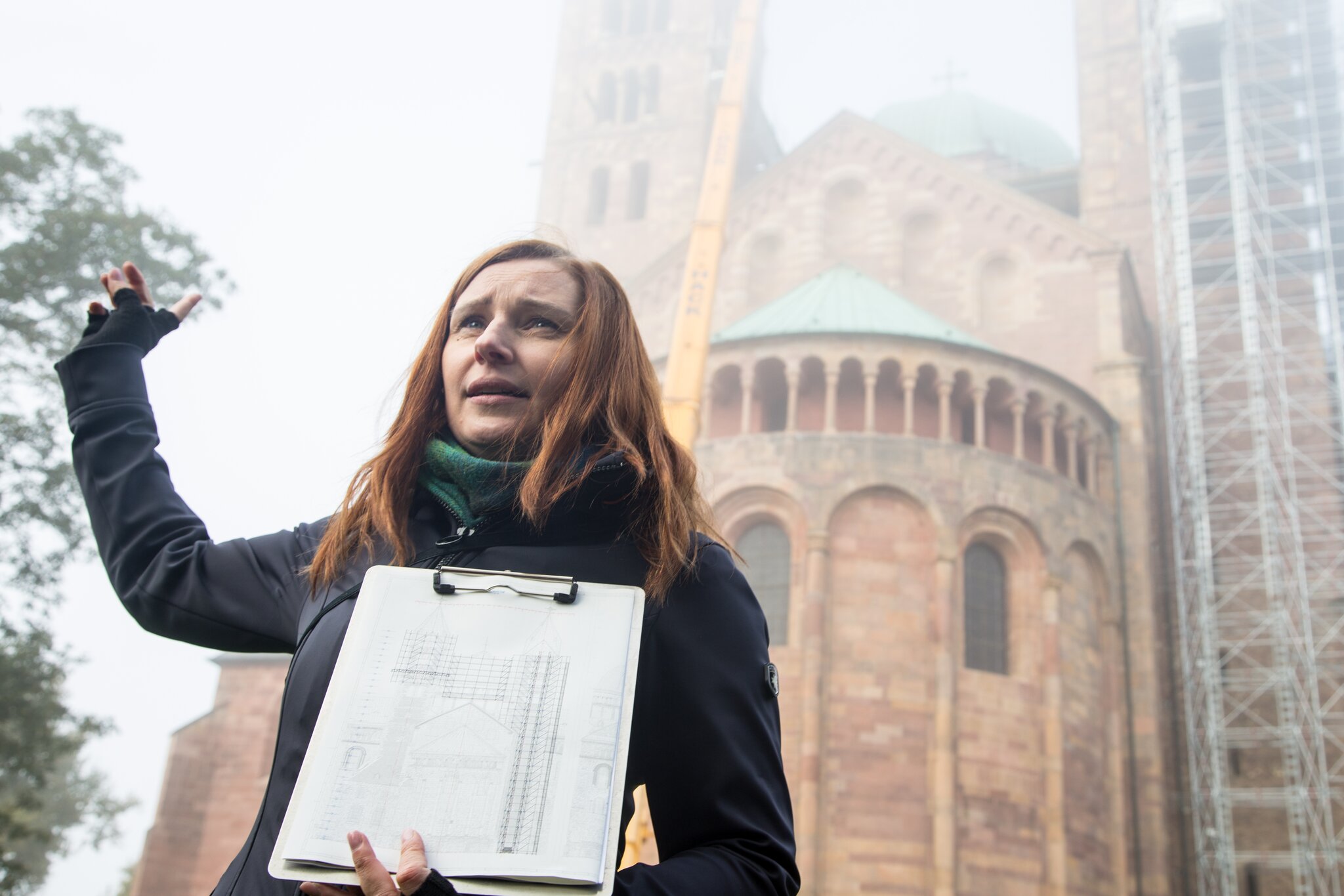 Dombaumeisterin Hedwig Drabik sieht den Arbeiten entspannt entgegen ...