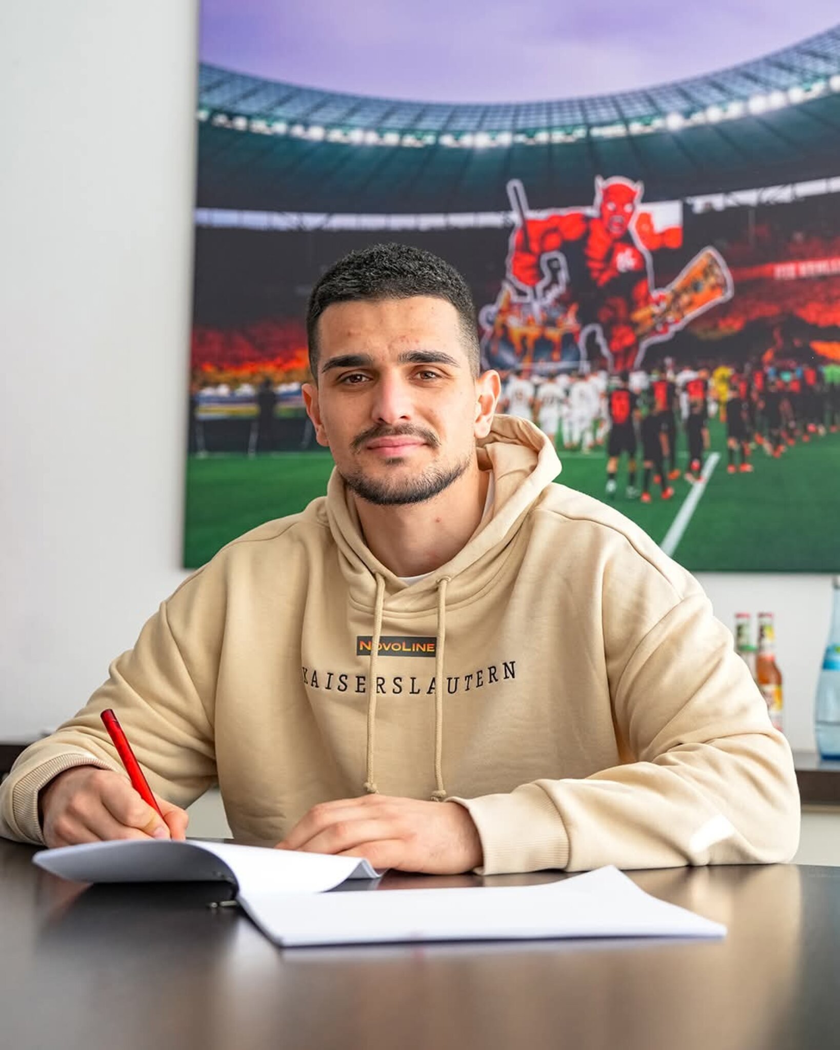 Erster Neuzugang: Simon Simoni verstärkt das Torwart-Team des FCK ...