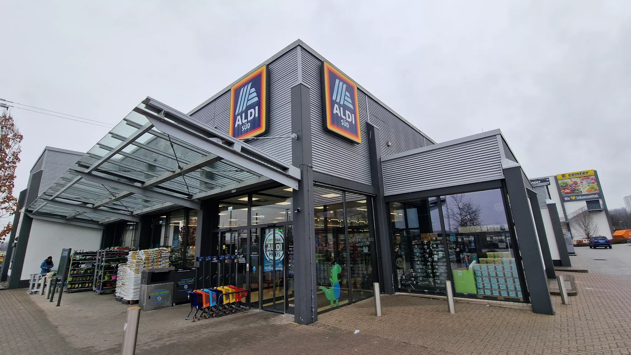 Plötzlich kein Kartenzahlen mehr bei Aldi: Technische Panne legt ...