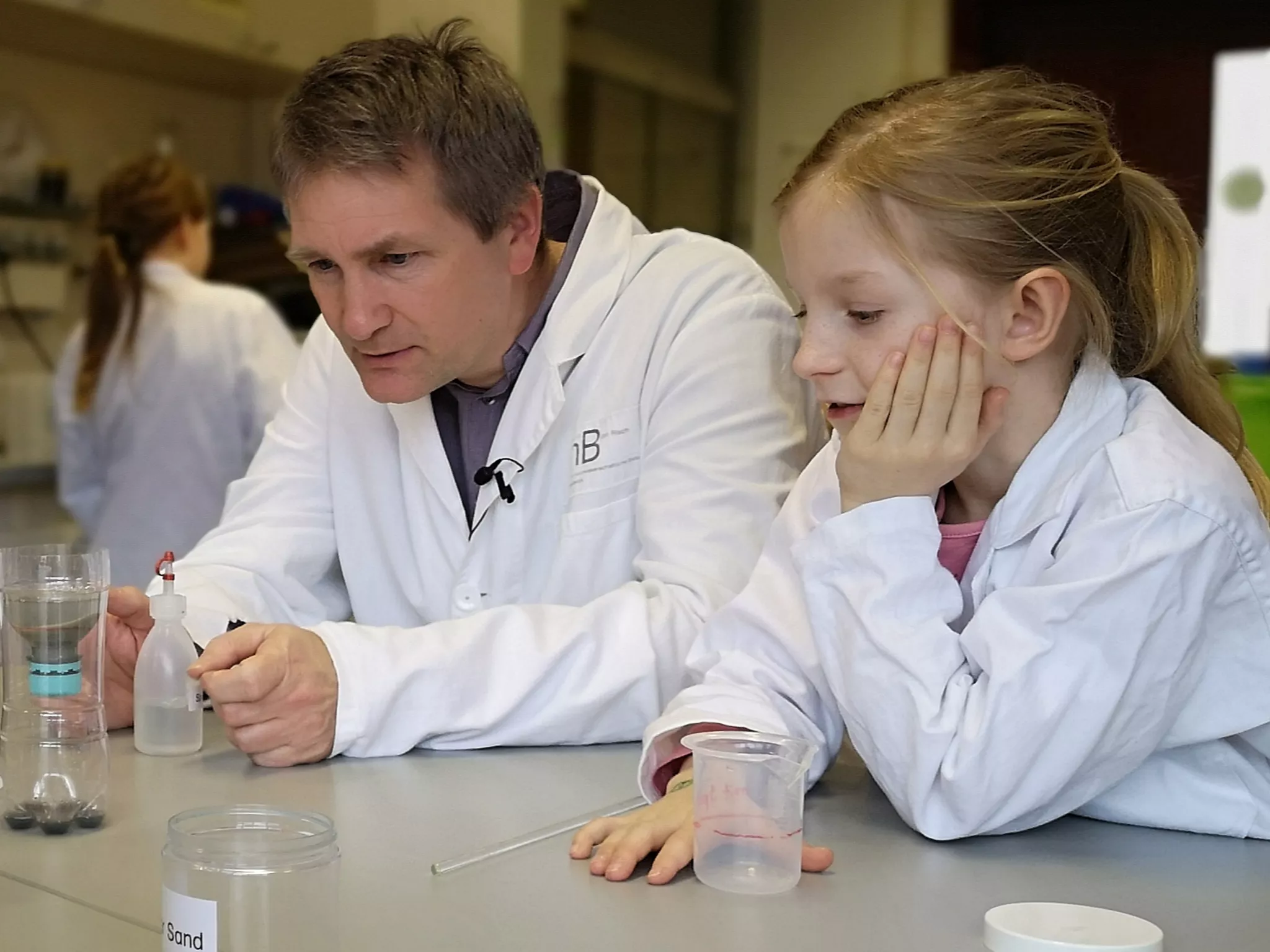 Angebot für Kinder: Experimentieren, Entdecken, Staunen: Der MINT-Mach ...