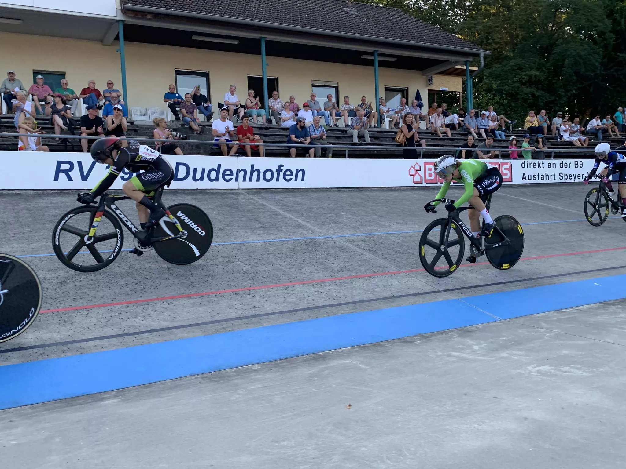Bahnradsport: Am Pfingstmontag 9. Juni starten auf der Radrennbahn in ...