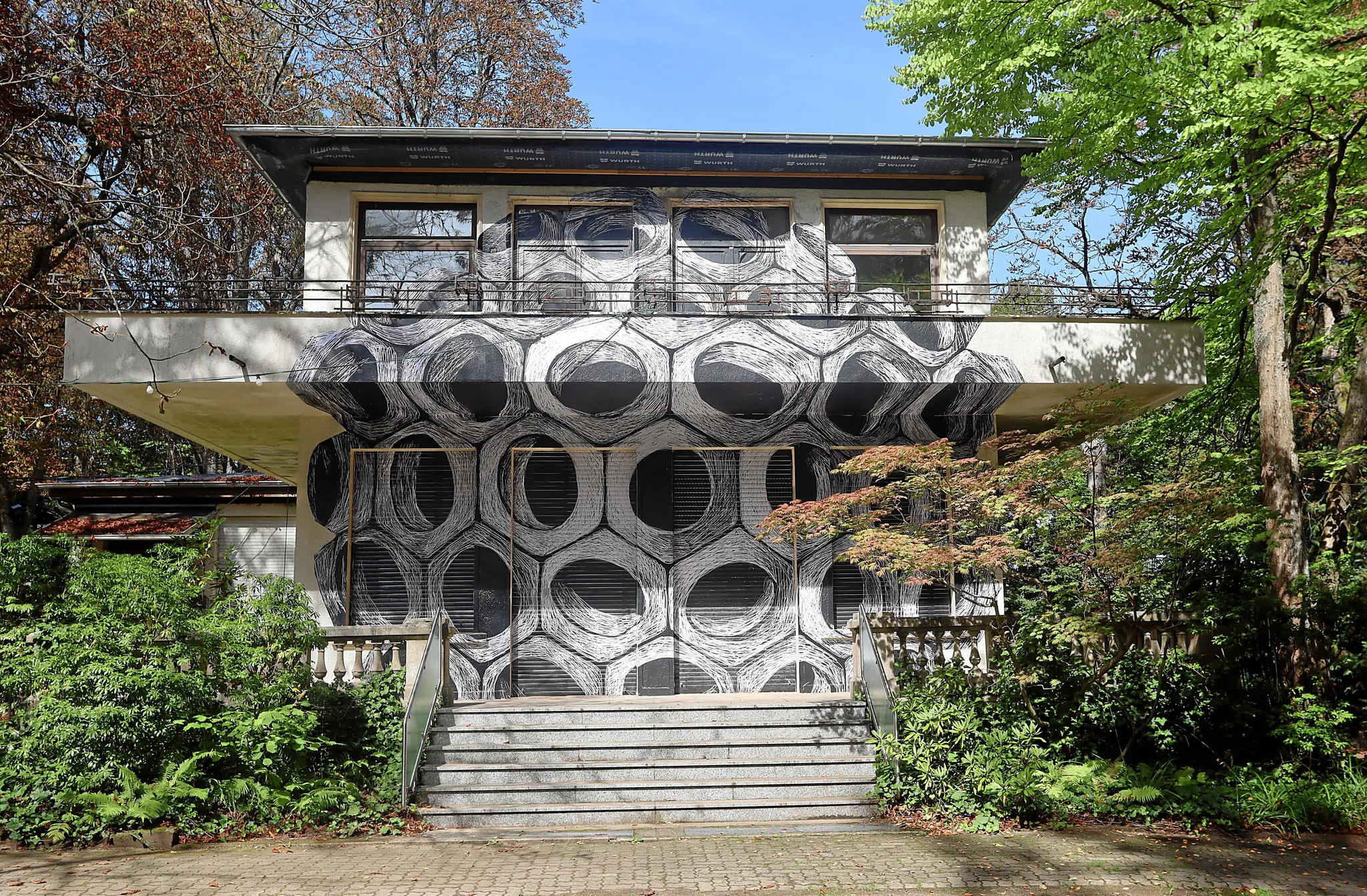 Pirmasens: Künstler Thomas Rebischung verwandelt Neuffer-Villa in ...