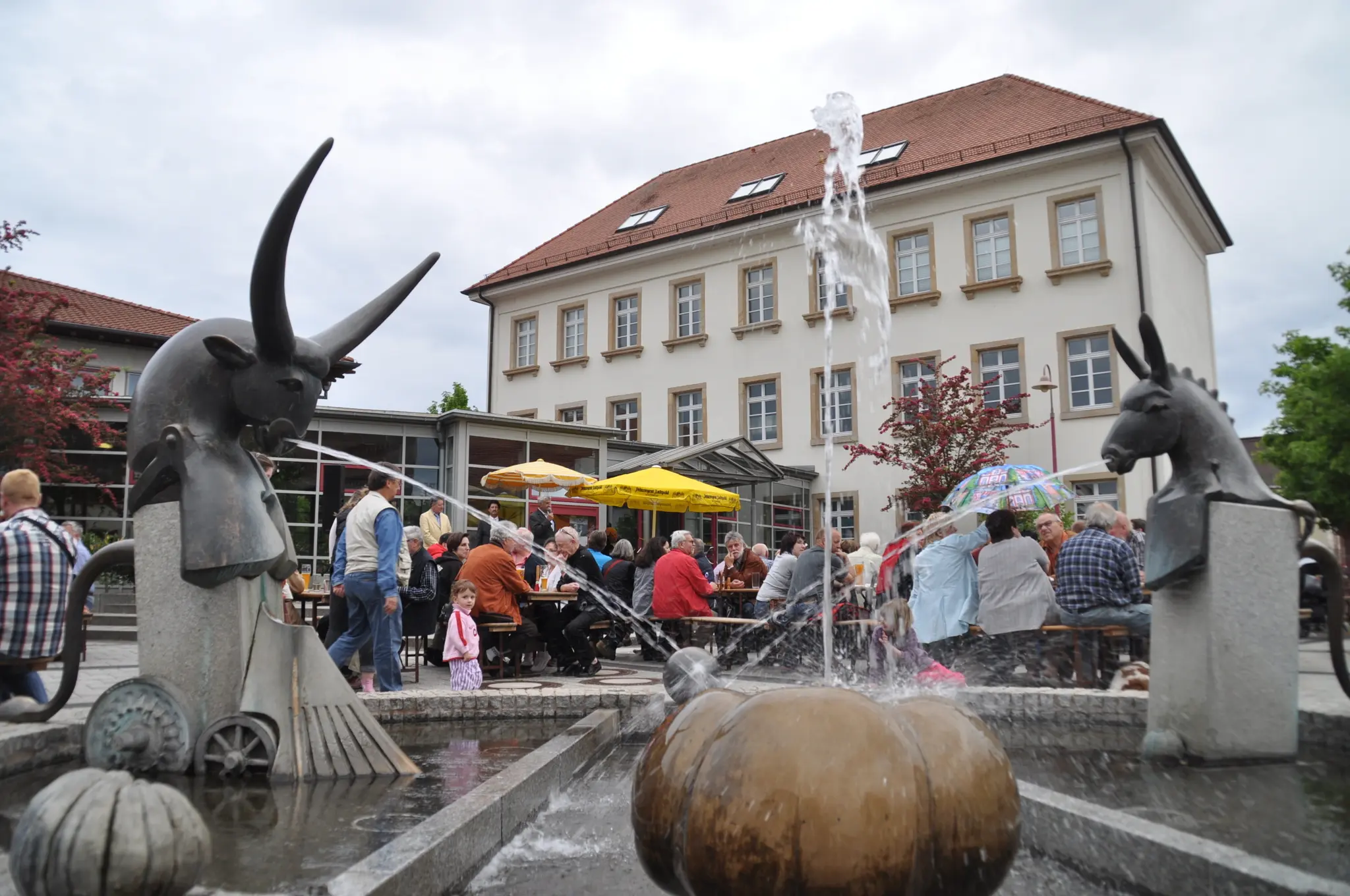 Brunnenfest 2026: Beisammensein an Sommerabenden im alten Dorfzentrum ...